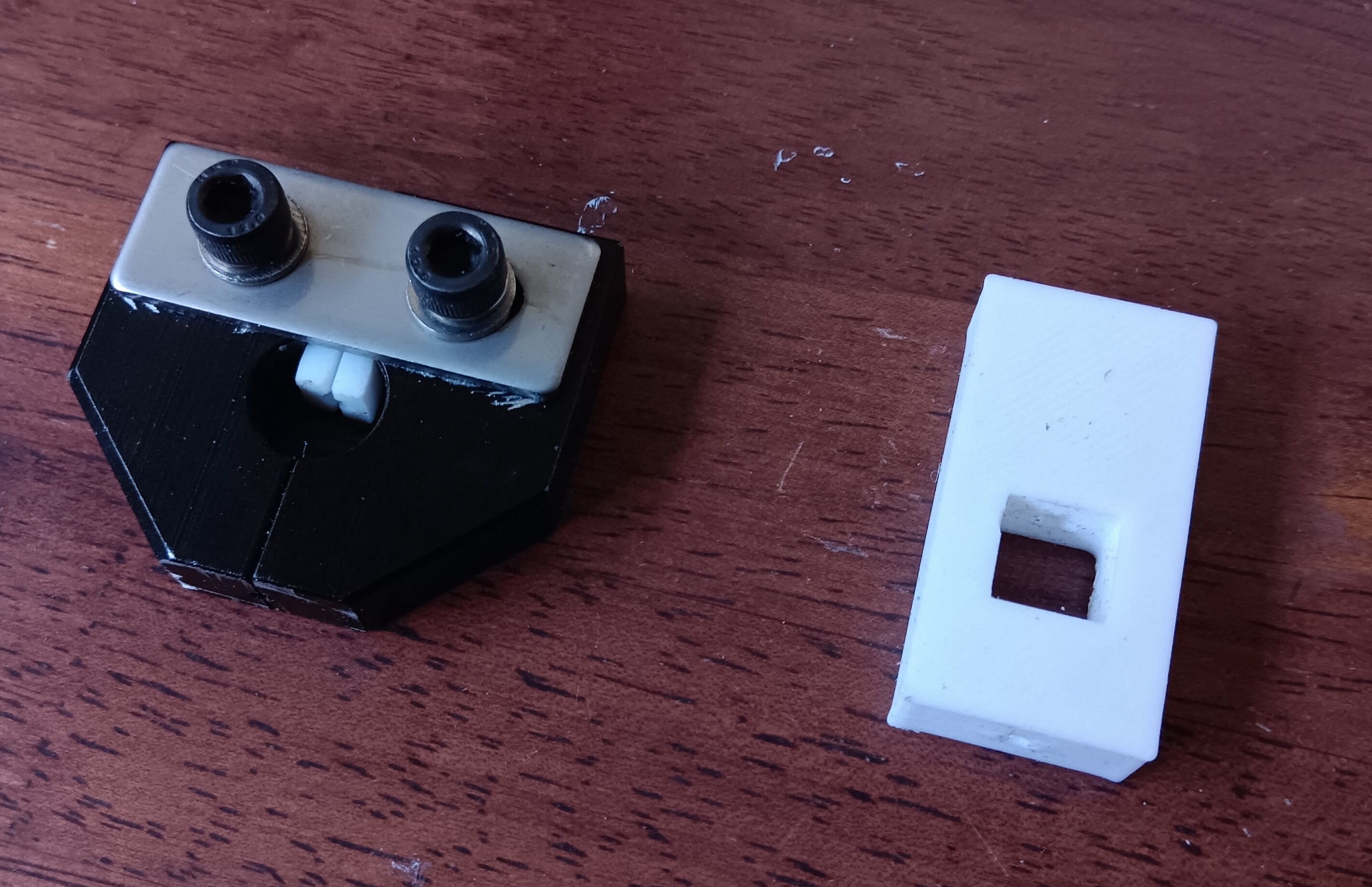 Simple filament welding jig for use with soldering iron by Paul ...