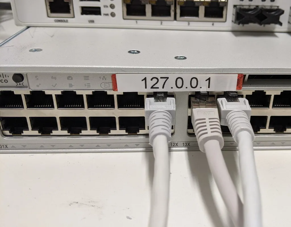 Cisco Catalyst 9300 Label Plate by hurzhurz | Download free STL model ...