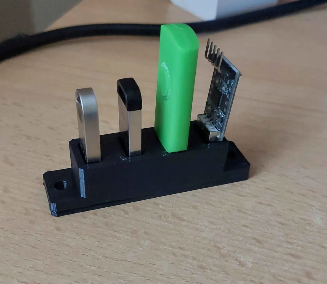 USB dongle / drive organizer by 3dcibpter | Download free STL model ...