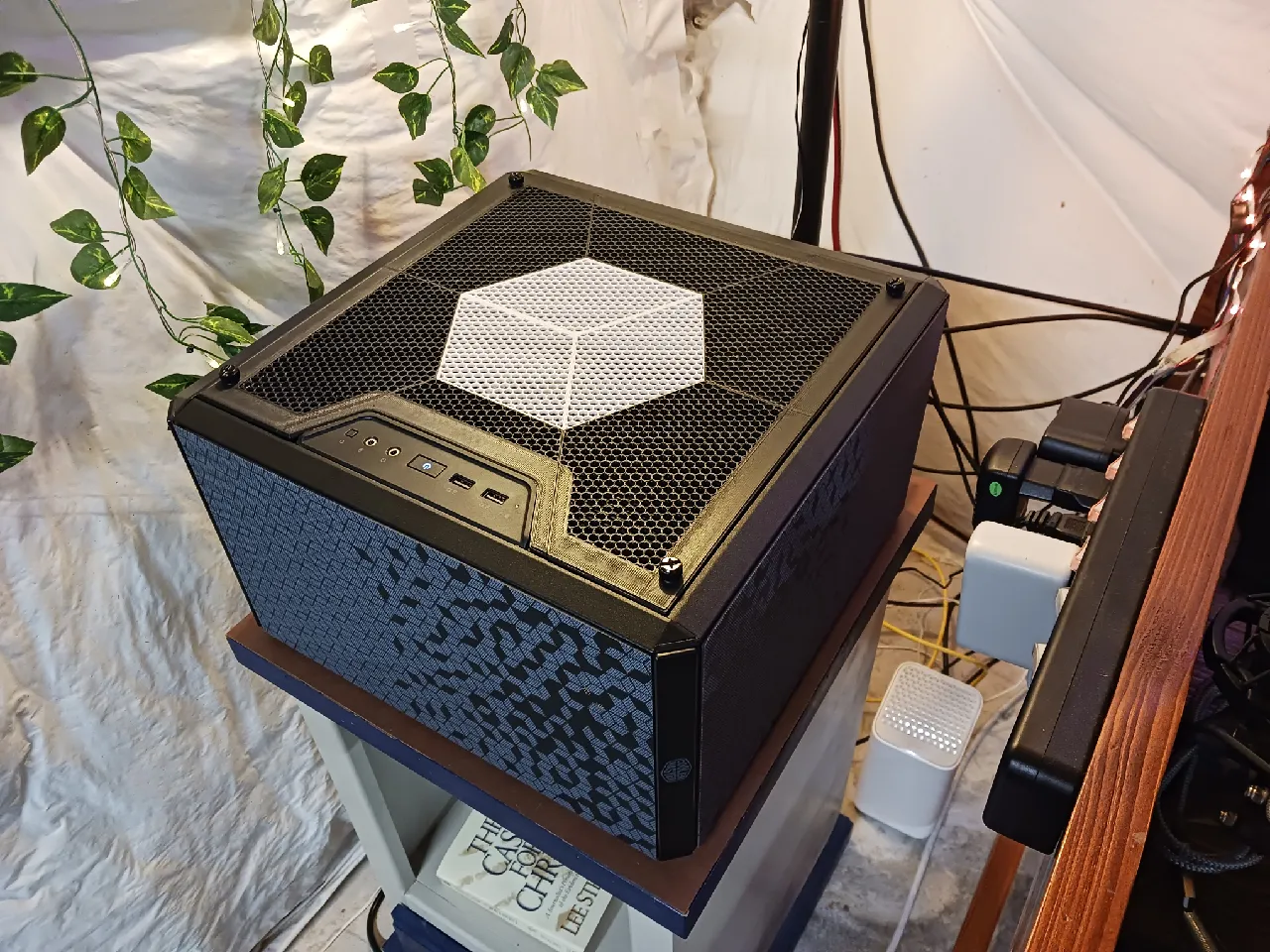 Cooler Master Q300L Mesh Side Panel by Gareth42 | Download free STL model | Printables.com