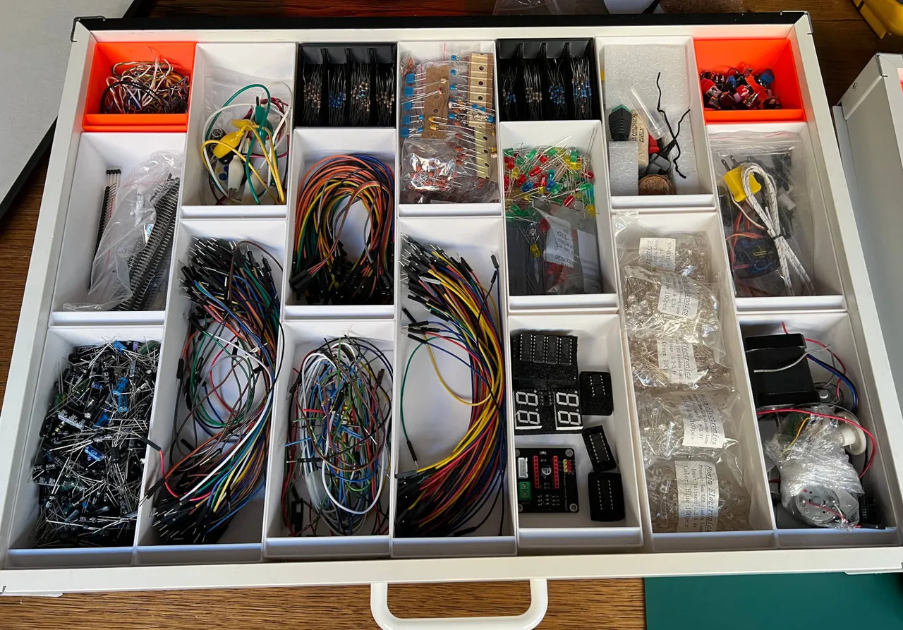Stackable resistor boxes by Paul Cobbaut | Download free STL model ...