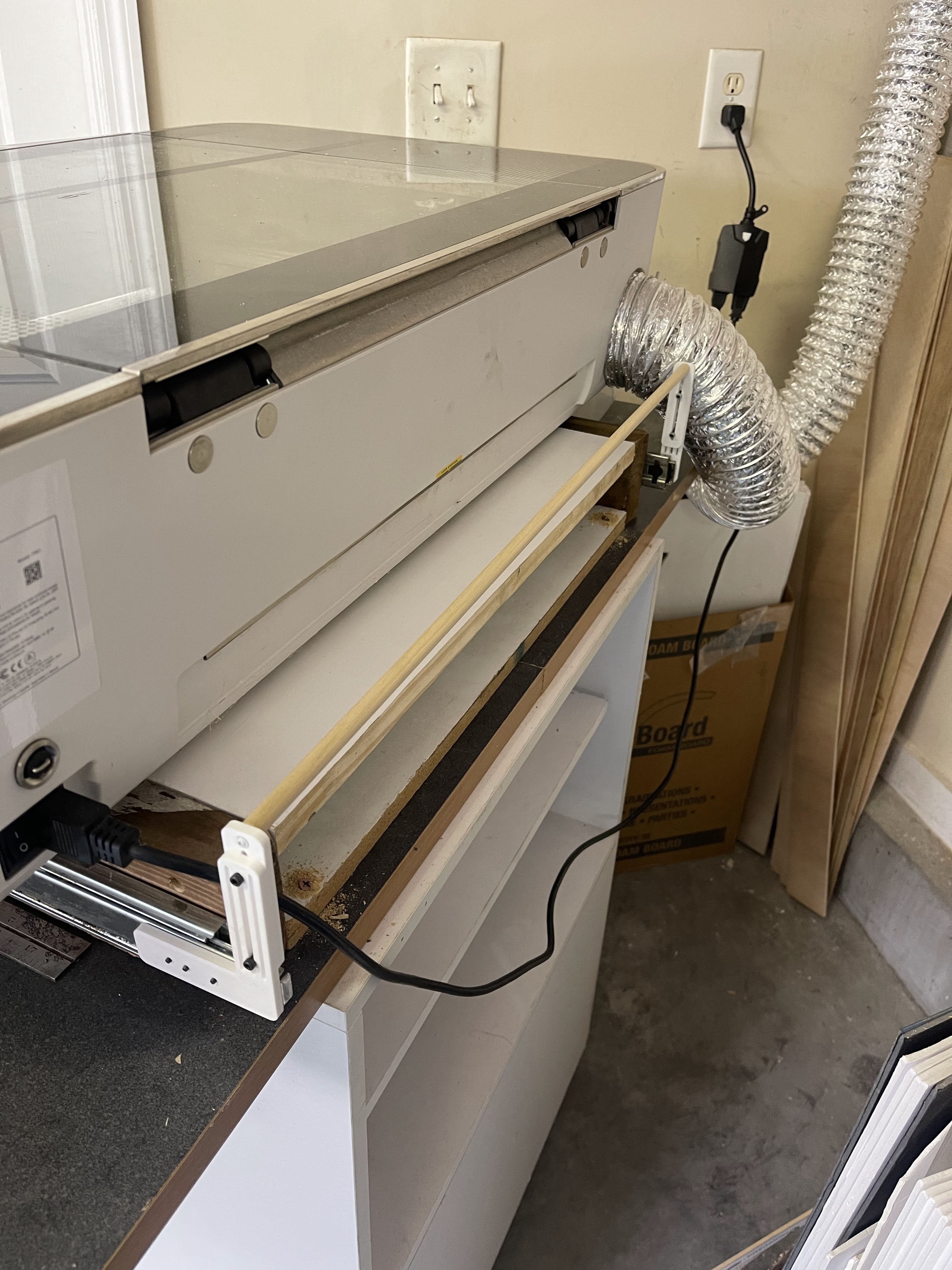 Adjustable Support for Glowforge Pro by e2designs | Download free STL ...