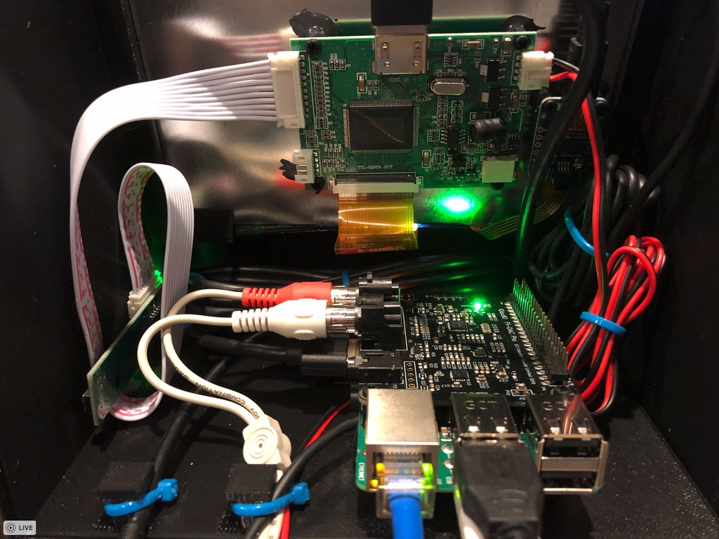 Volumio Jukebox with Touchscreen LCD and Pi-DAC Pro by inverted1 ...