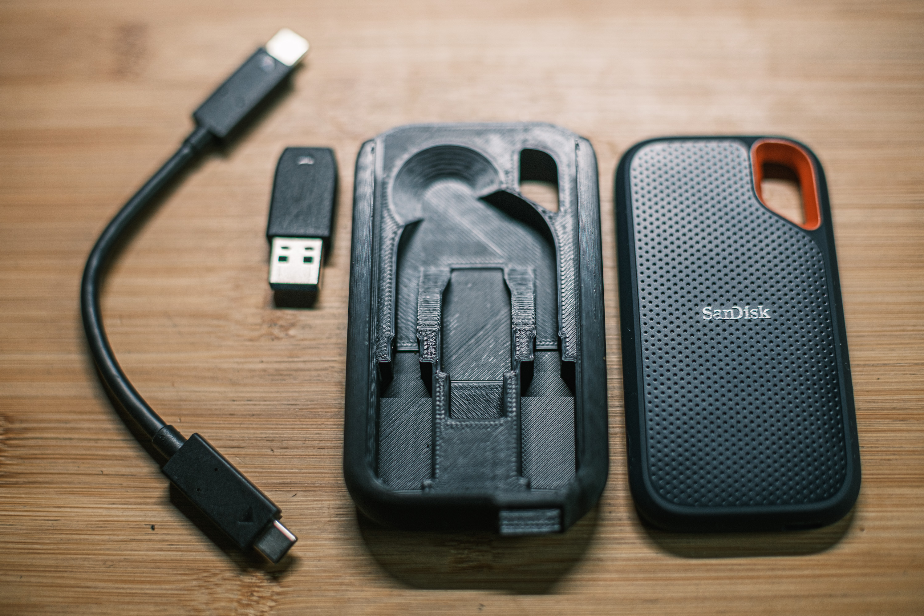 SanDisk Extreme Portable SSD (SDSSDE61-1T00) Compact Case - Redesign ...