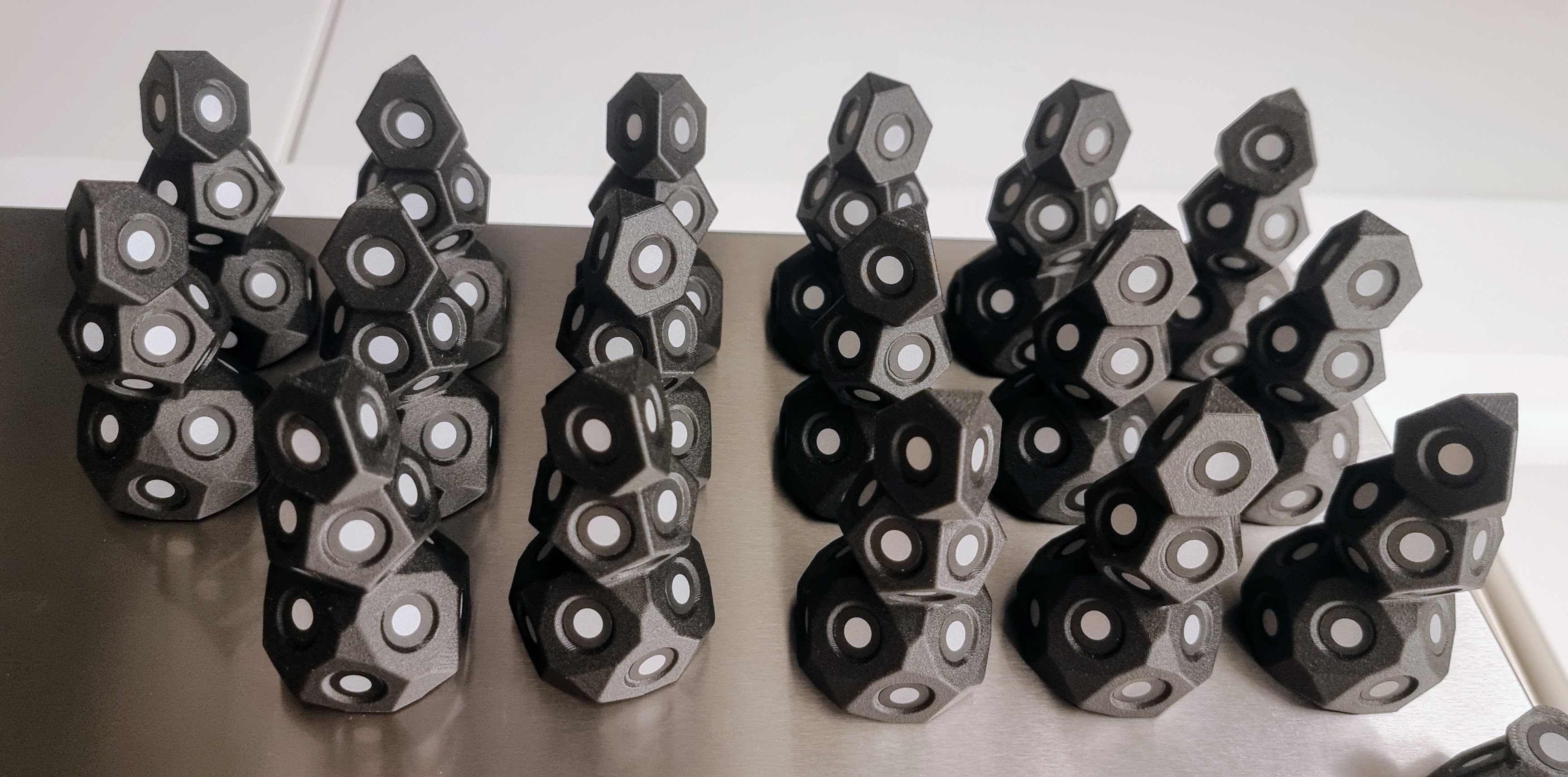 Stacked Polyhedra Magnetic Base Marker Towers for 3D Scanning por ...