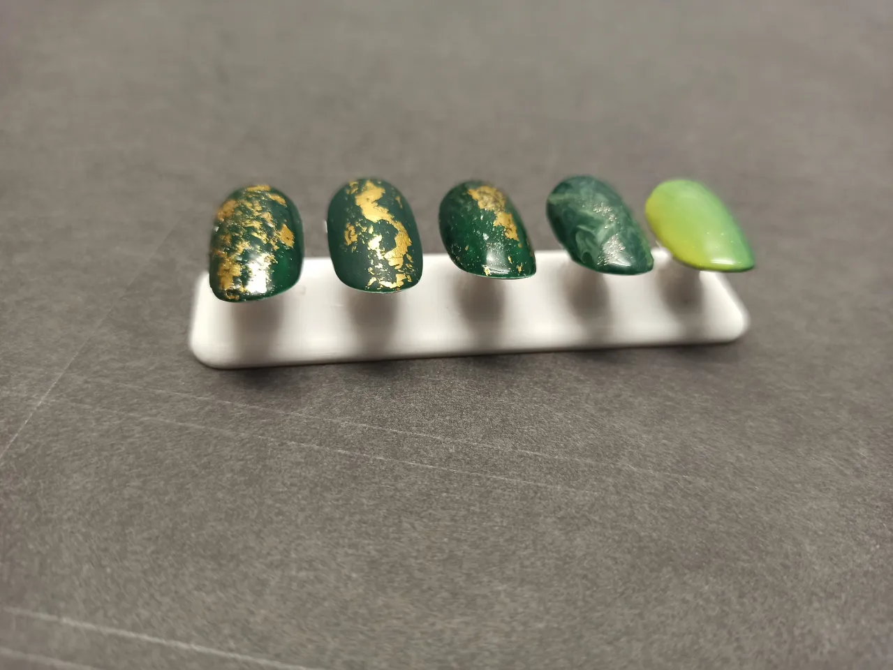 Nail Tip Display/Holder by Fercsi | Download free STL model ...