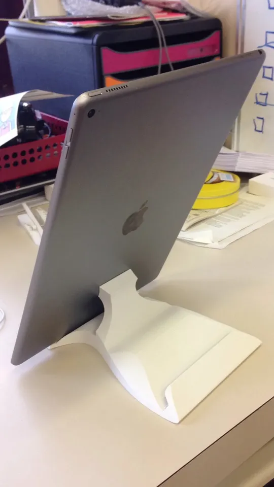 Ipad pro stand / holder by RomainDewaele | Download free STL model ...