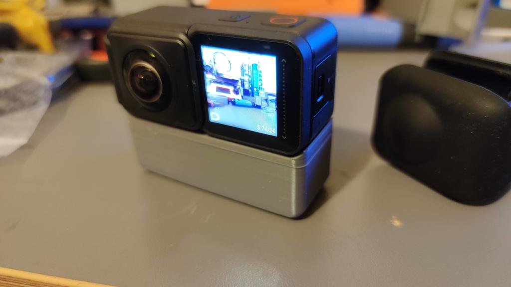 Insta 360 ONE R boosted battery (DIY) by Carlos | Download free STL ...