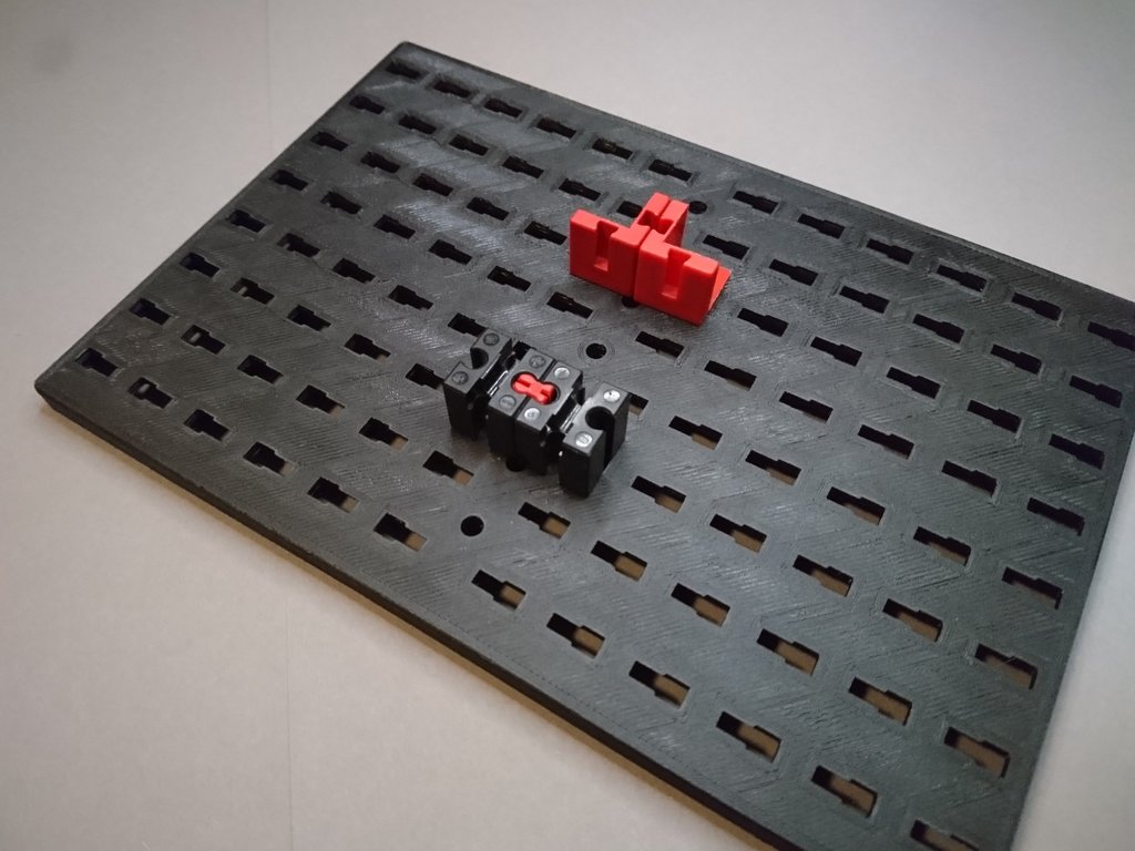 fischertechnik base plate / Grundplatte 250 (188 x 128 mm) and 125 (128 ...