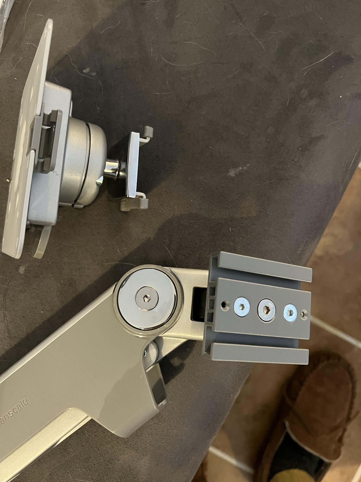 Humanscale M8 Double to Single Monitor Arm Adapter by Con4Man ...