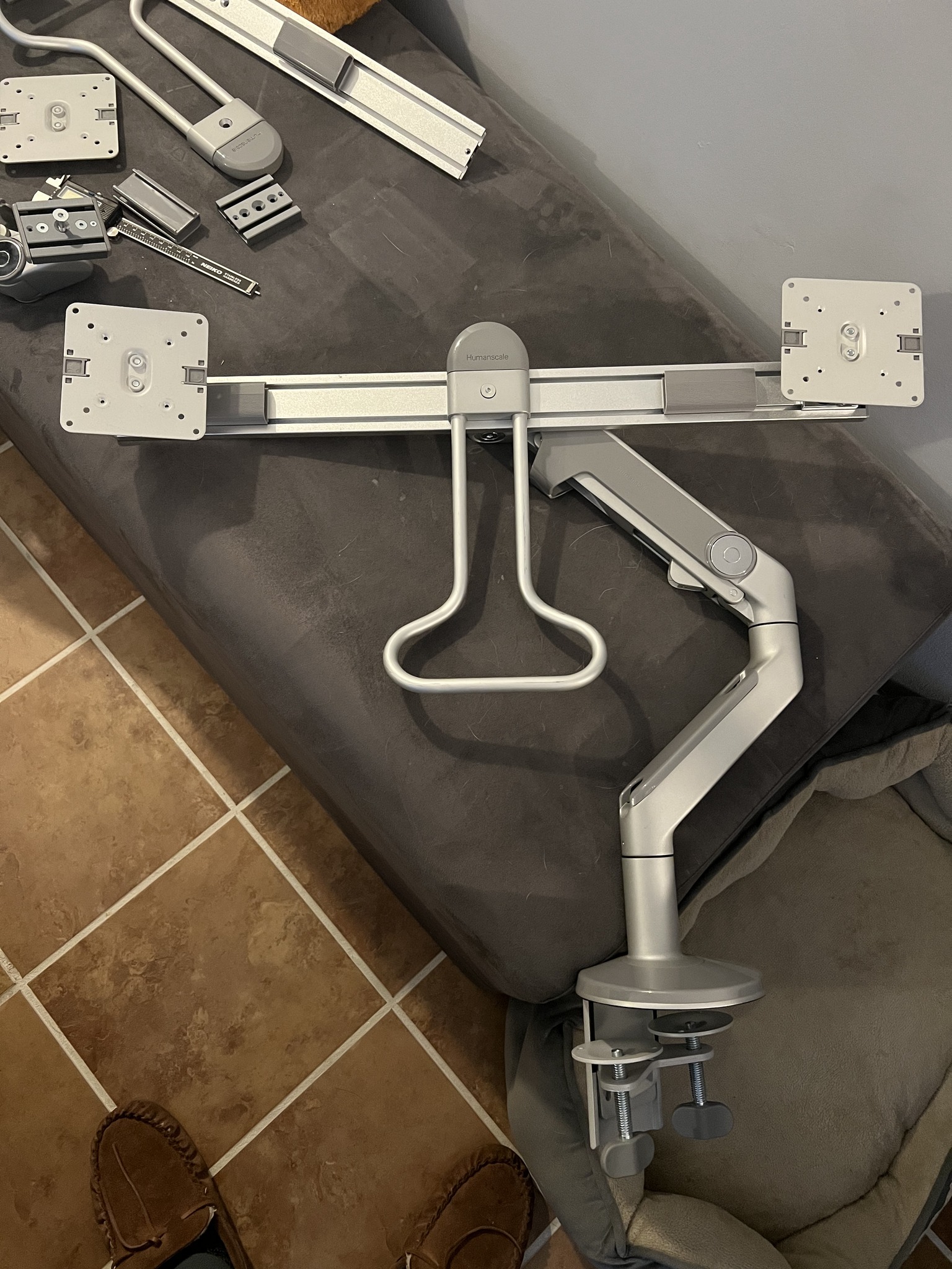 Humanscale M8 Double to Single Monitor Arm Adapter by Con4Man ...