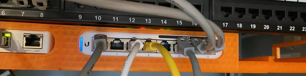 Unifi USG/Switch rack mounts (1U) by Hasanen | Download free STL model ...