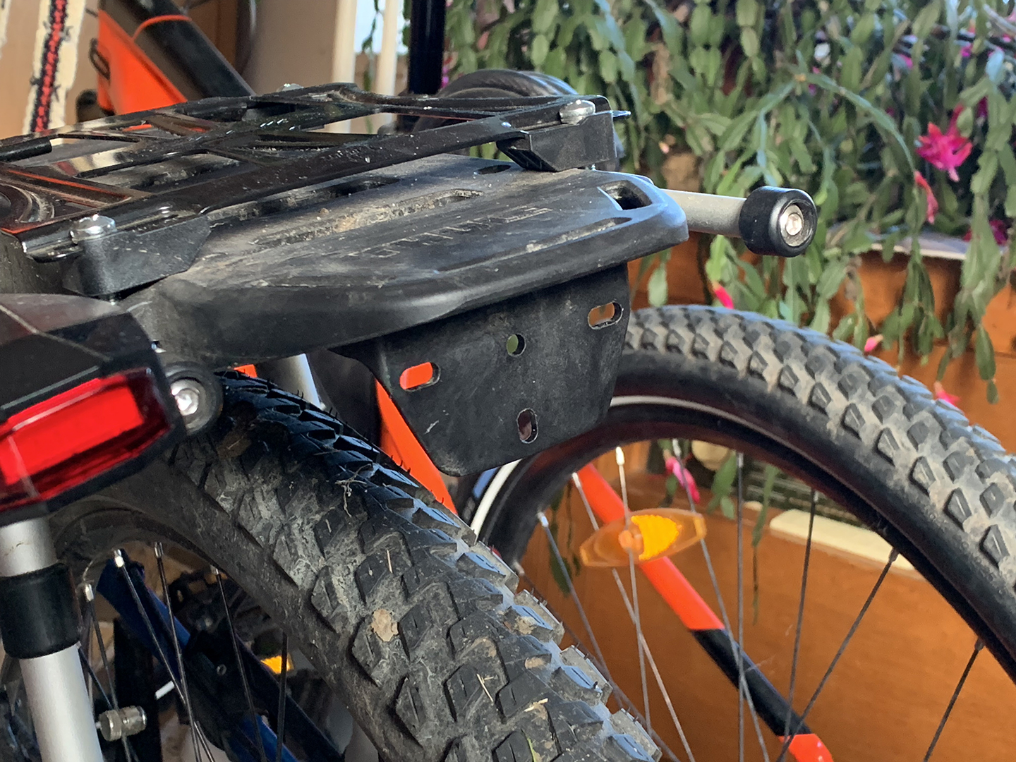 Thule Tour Rack Light Cover Plug by zcizek | Download free STL model ...