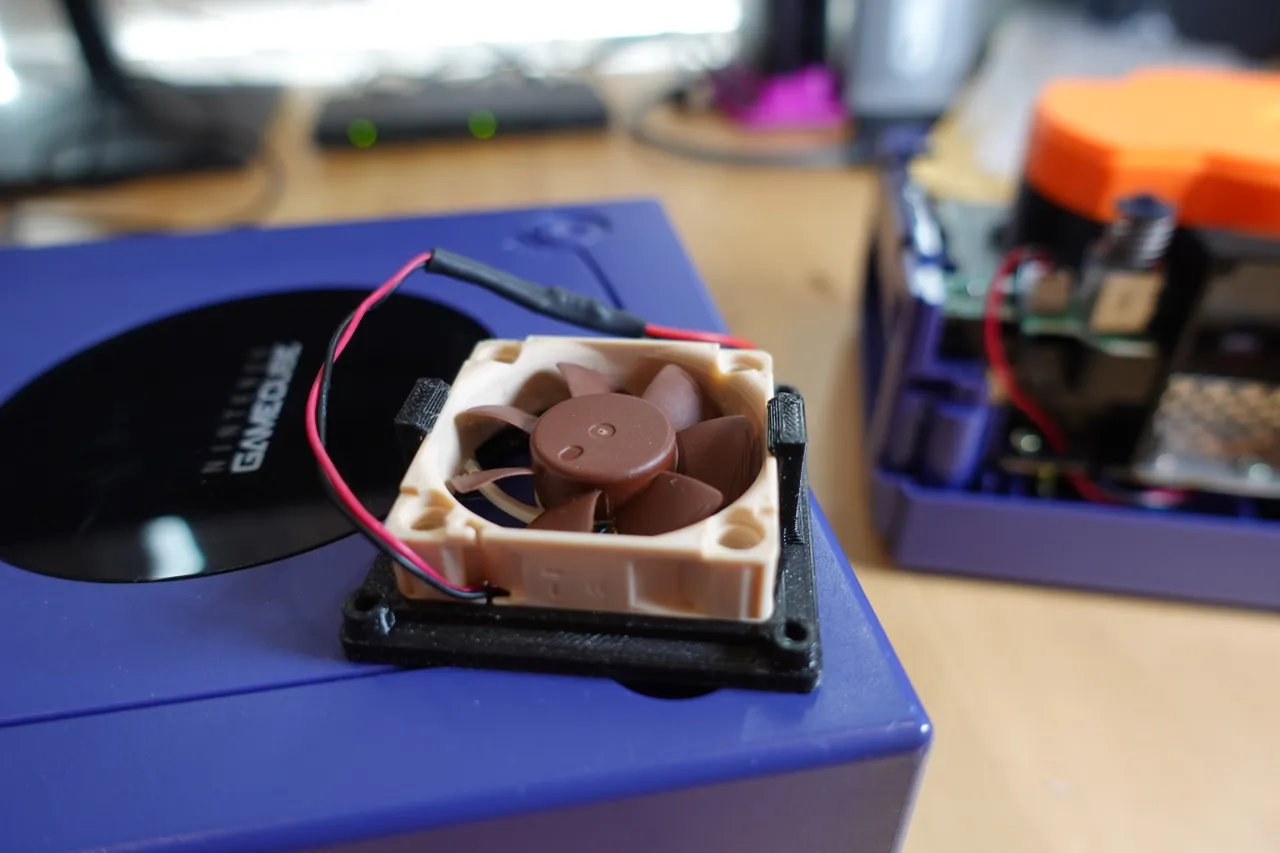 GameCube 40mm Screwless fan adapter by Retro Frog | Download free STL ...