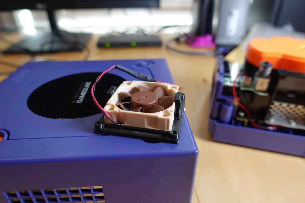 GameCube 40mm Screwless fan adapter by Retro Frog | Download free STL ...