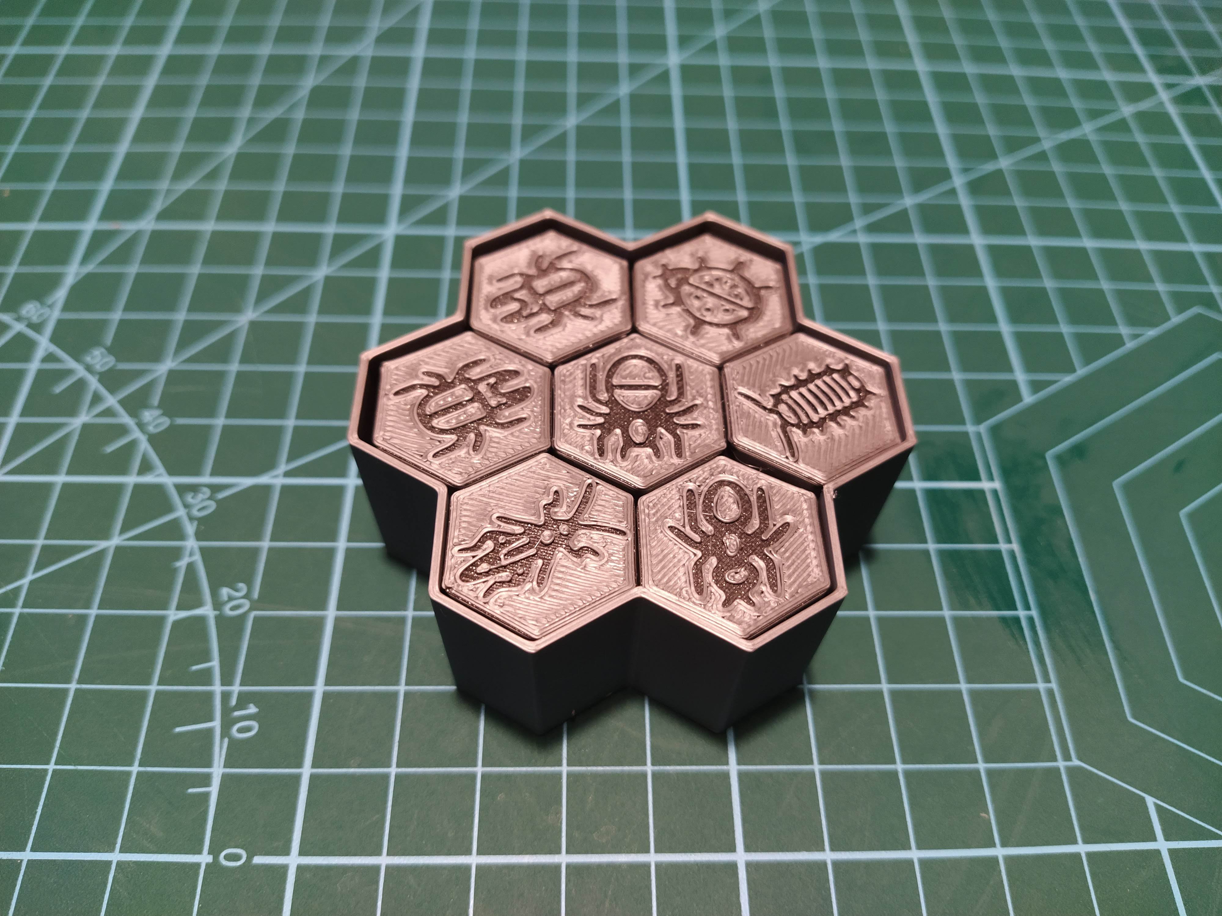 Hive game box by Nurbiz | Download free STL model | Printables.com
