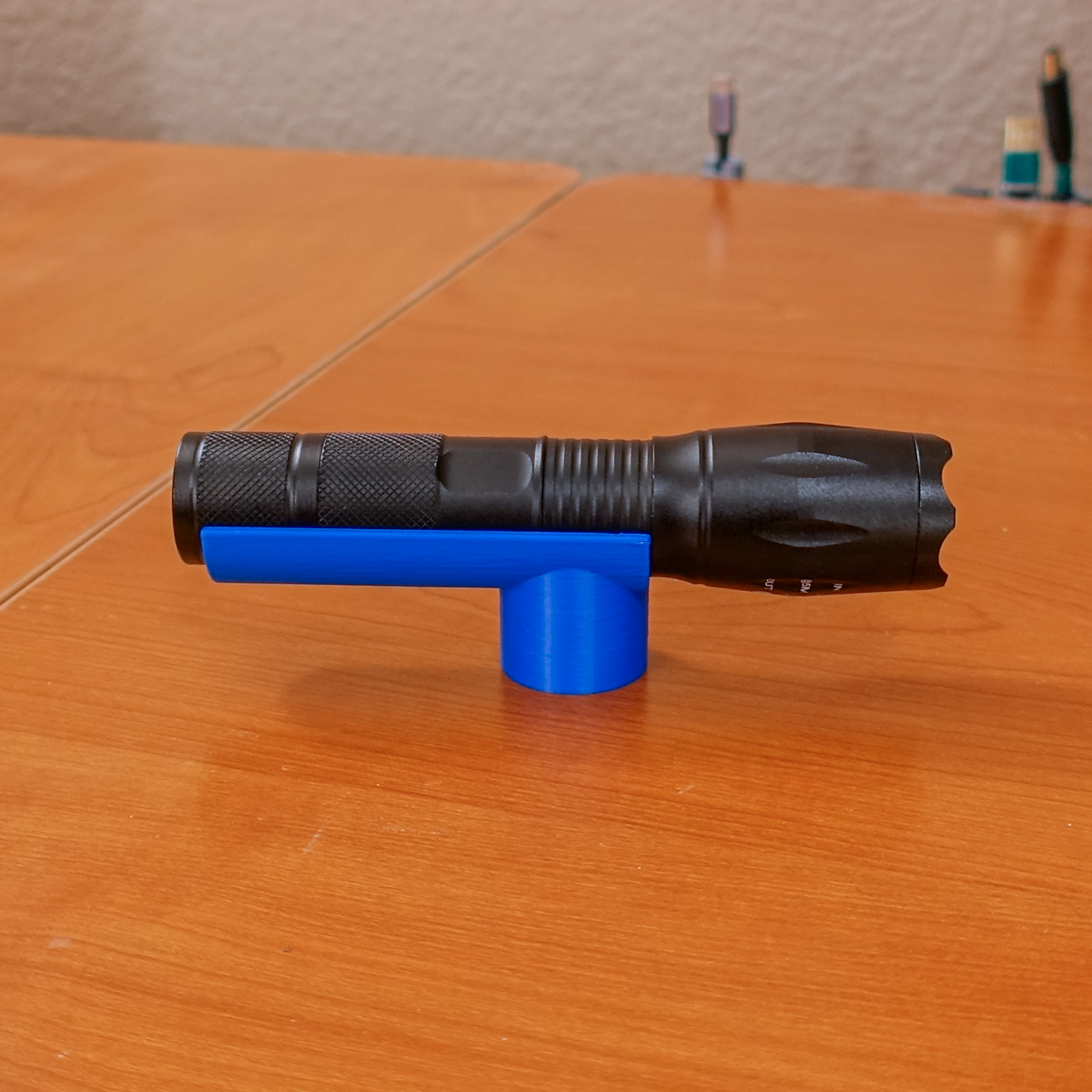 Parametric Tripod Mount for a Flashlight by briancmoses | Download free ...