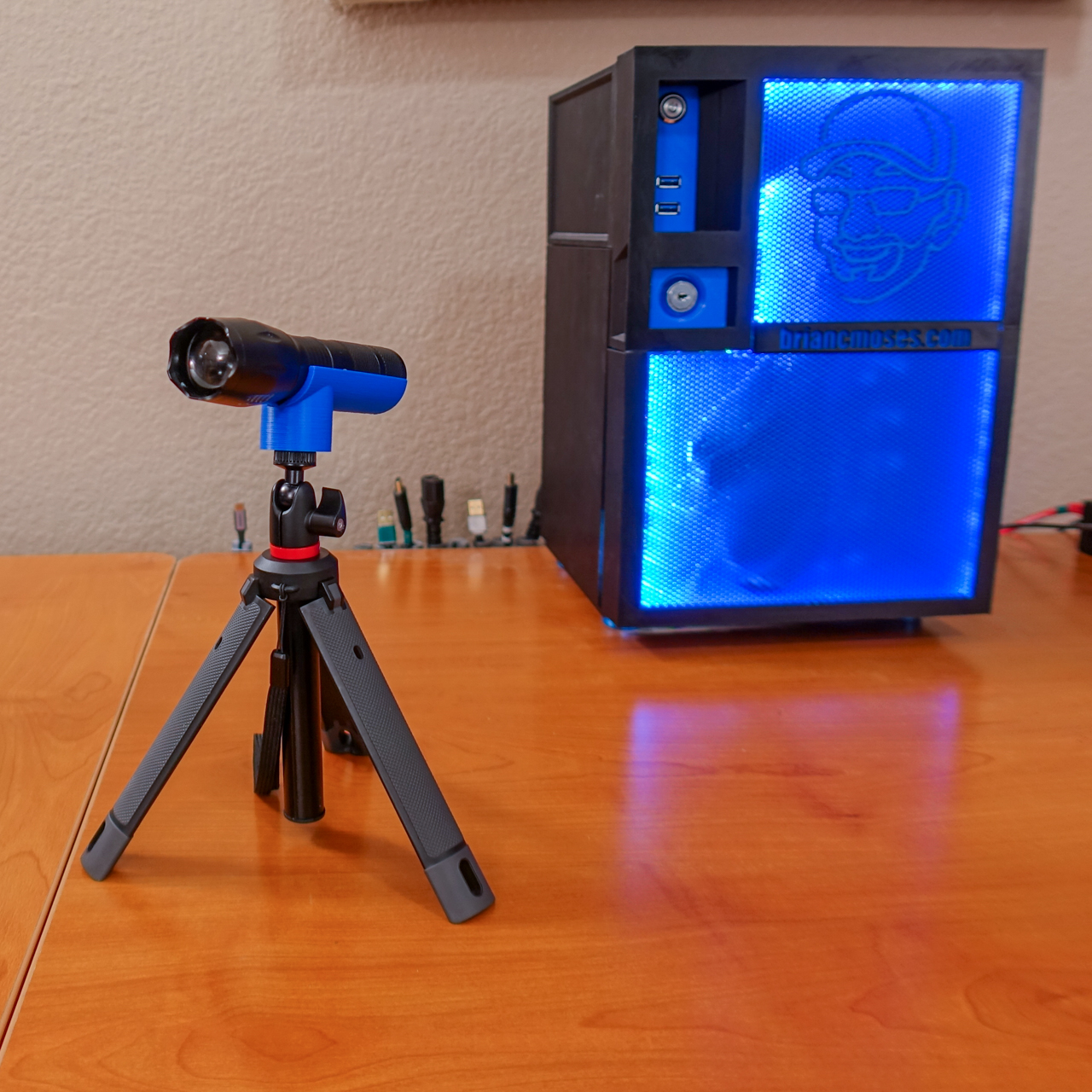 Parametric Tripod Mount for a Flashlight by briancmoses | Download free ...