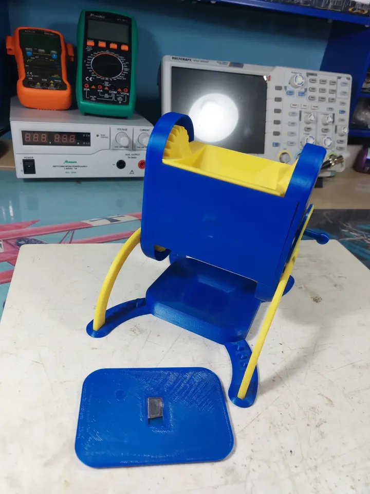 Dice roller by Ondrej | Download free STL model | Printables.com