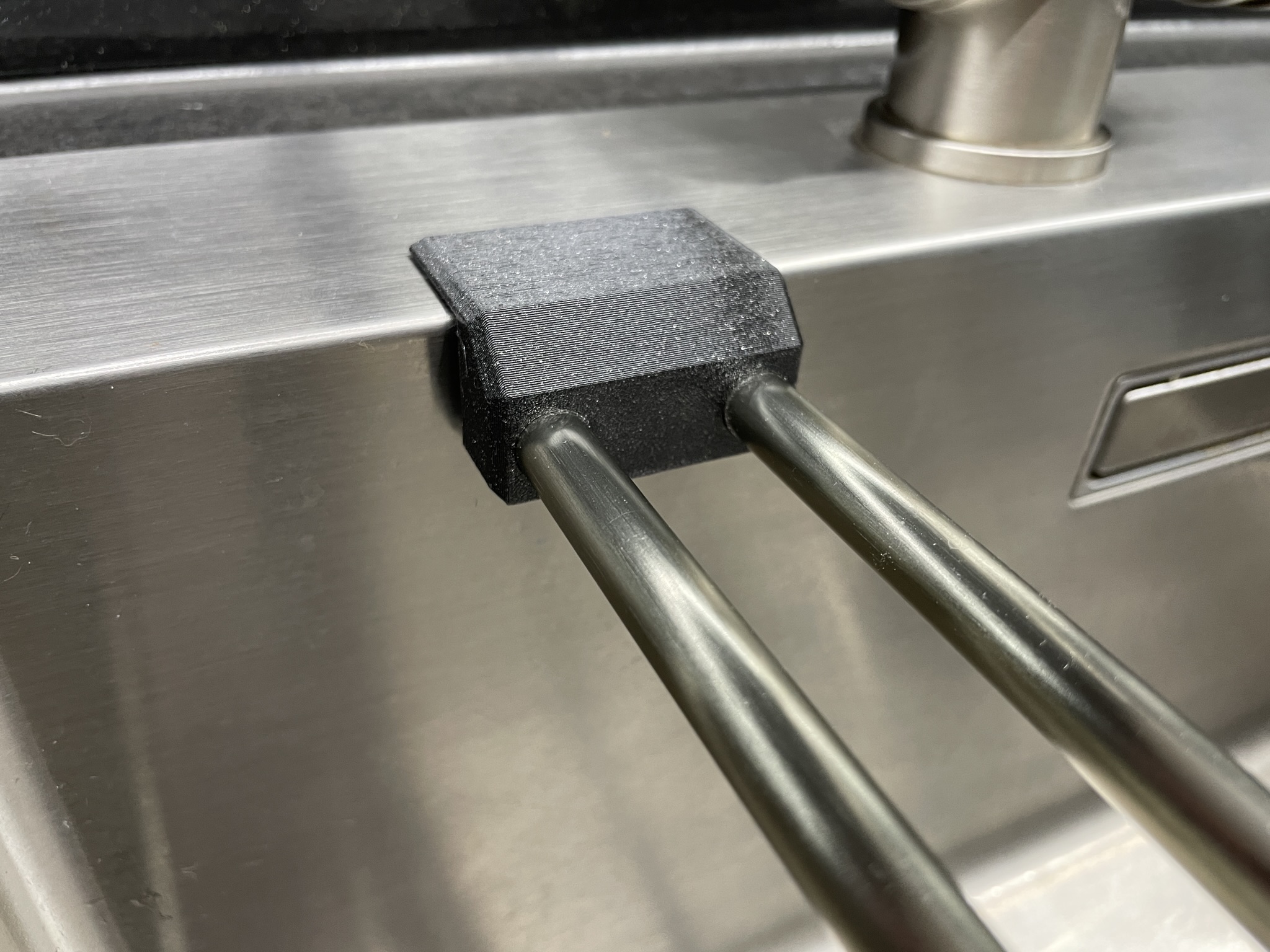 Kitchen sink rag holder & hook by SharkworX | Download free STL model ...