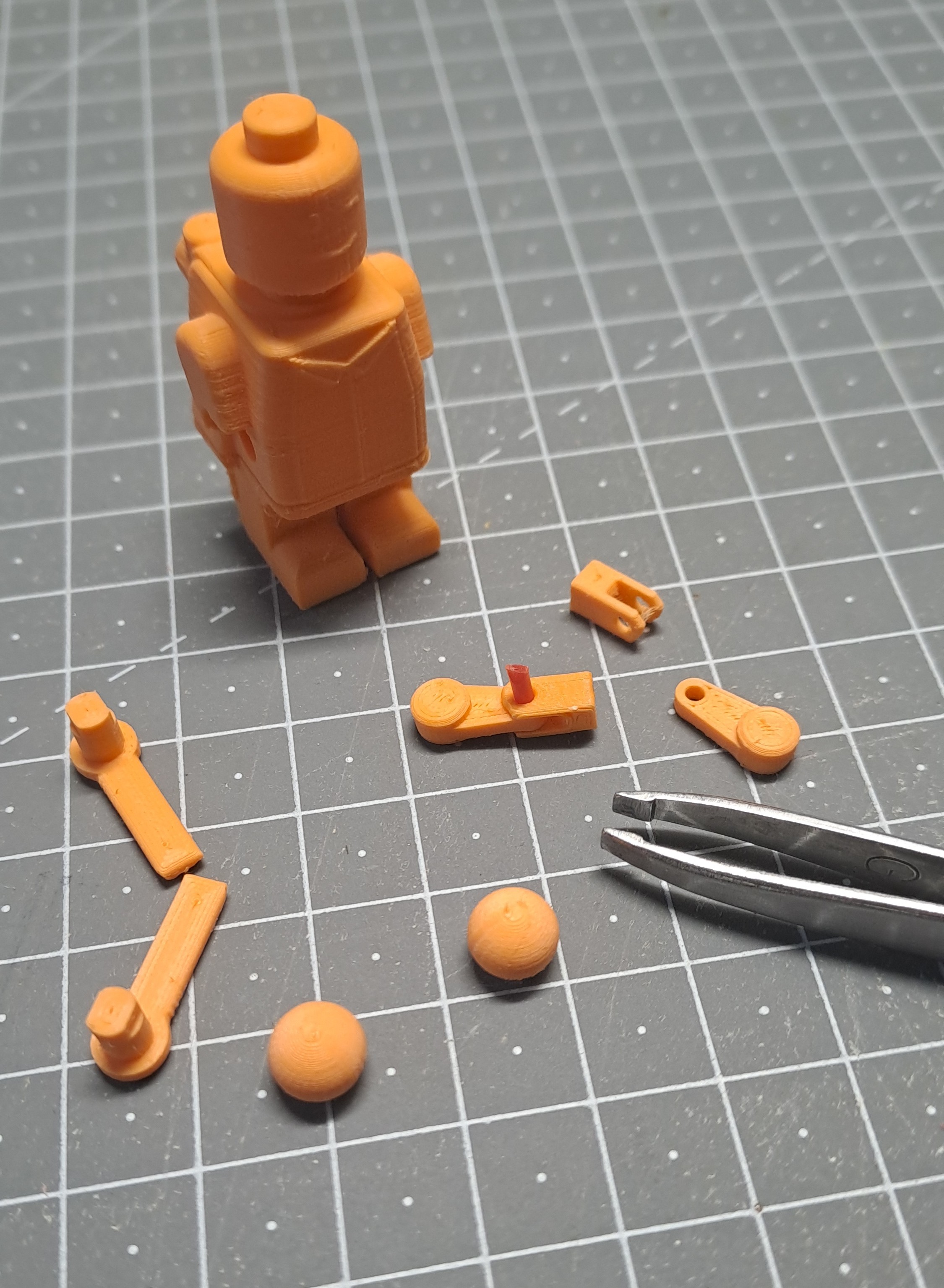 Remote Controlled Minifigure mk1 - Lego Compatible by Chrise_2000 ...