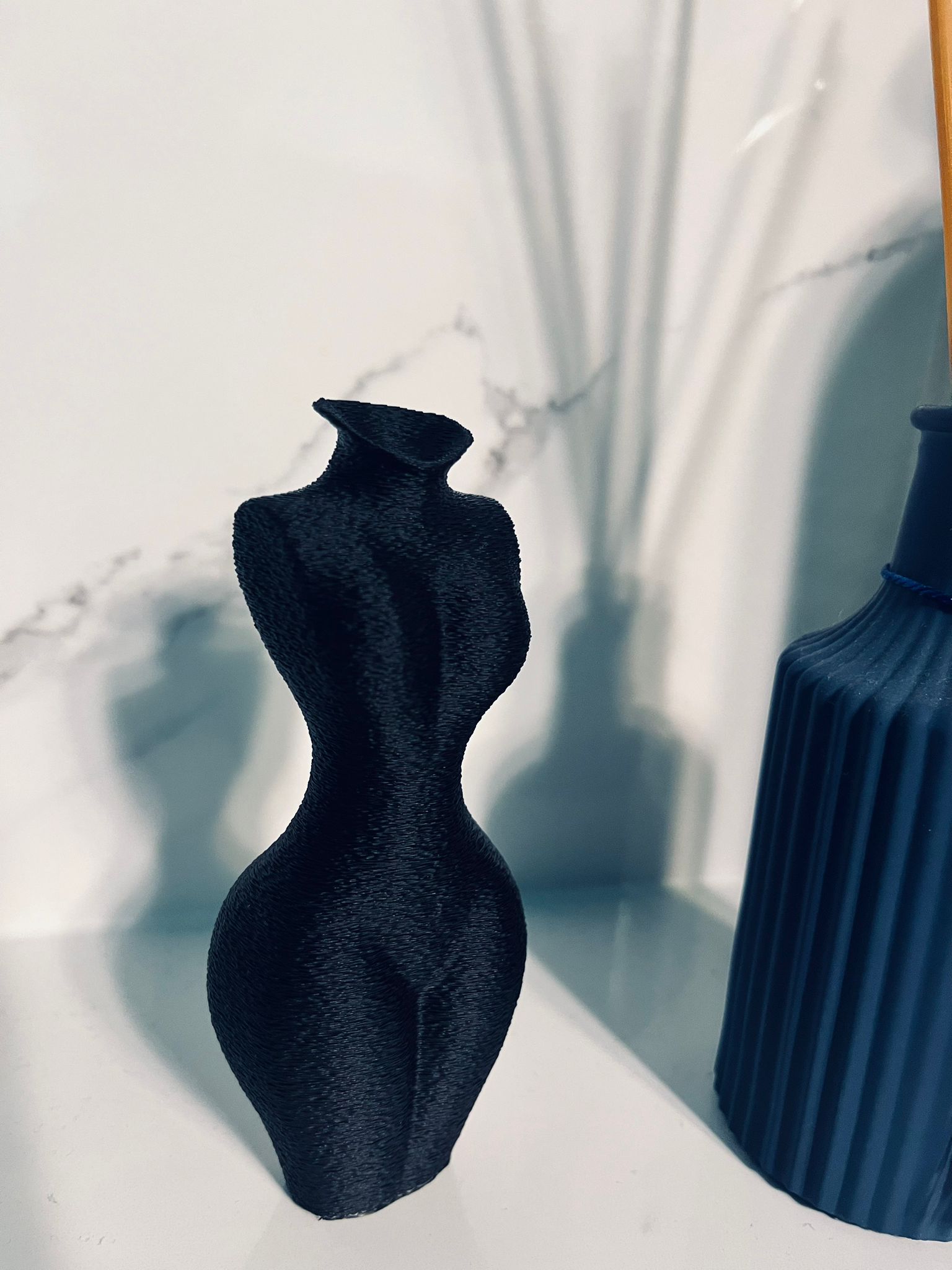 Statute-statute in women shape fuzzy skin by Rei Bau | Download free ...