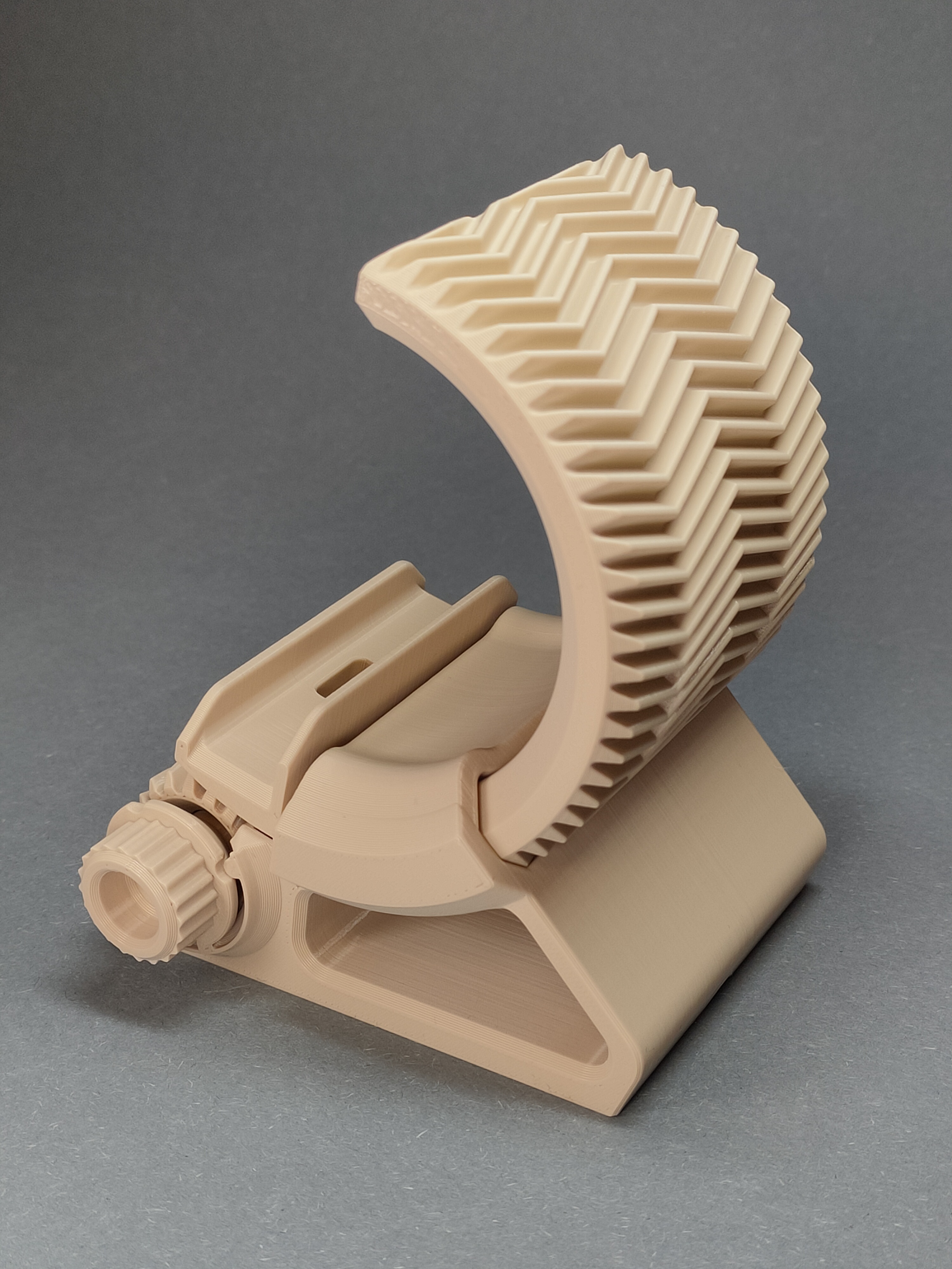 Geared Phone stand by Thorin Oakenshield | Download free STL model ...