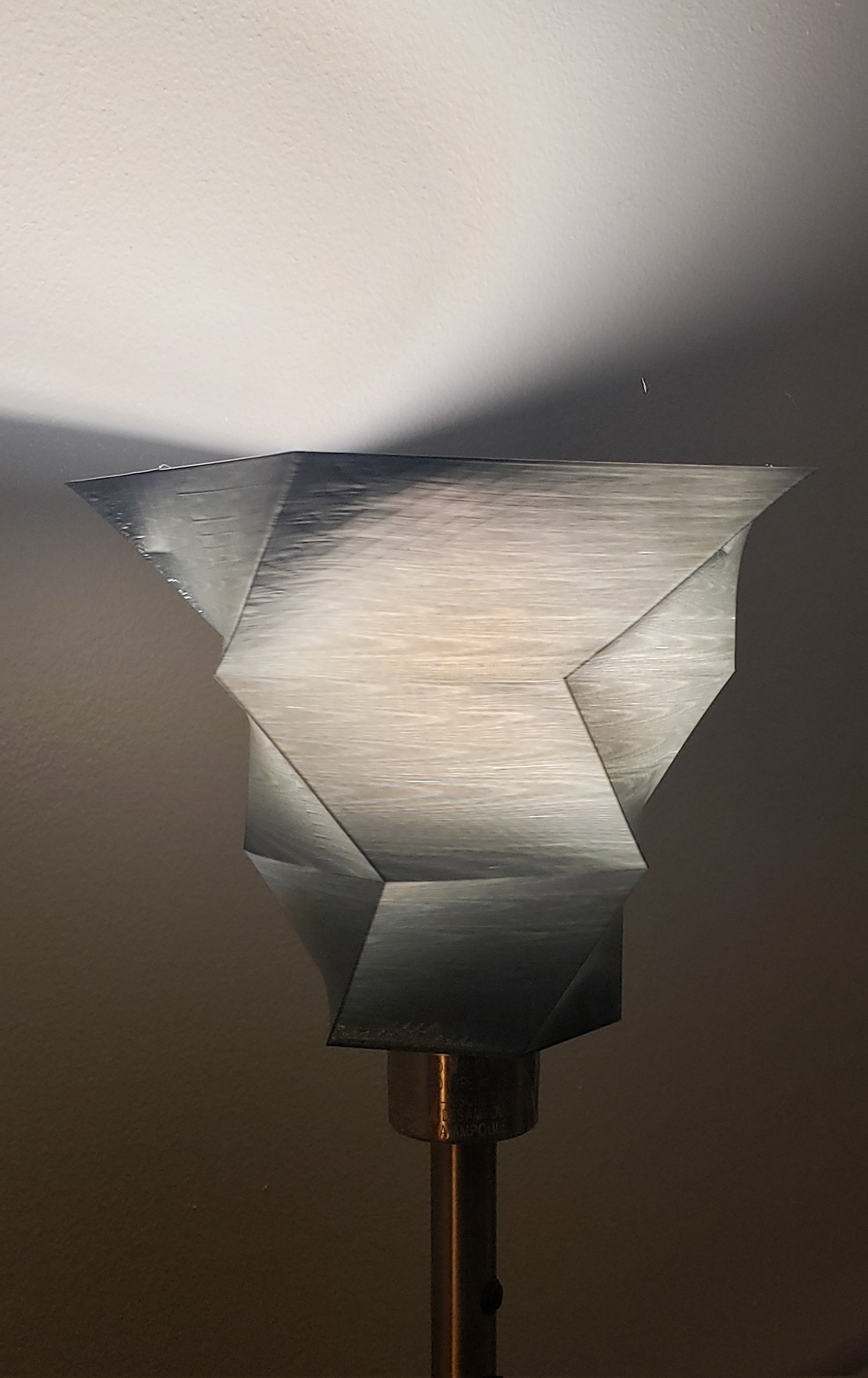 Twister Lamp Shade by MattStultz | Download free STL model | Printables.com