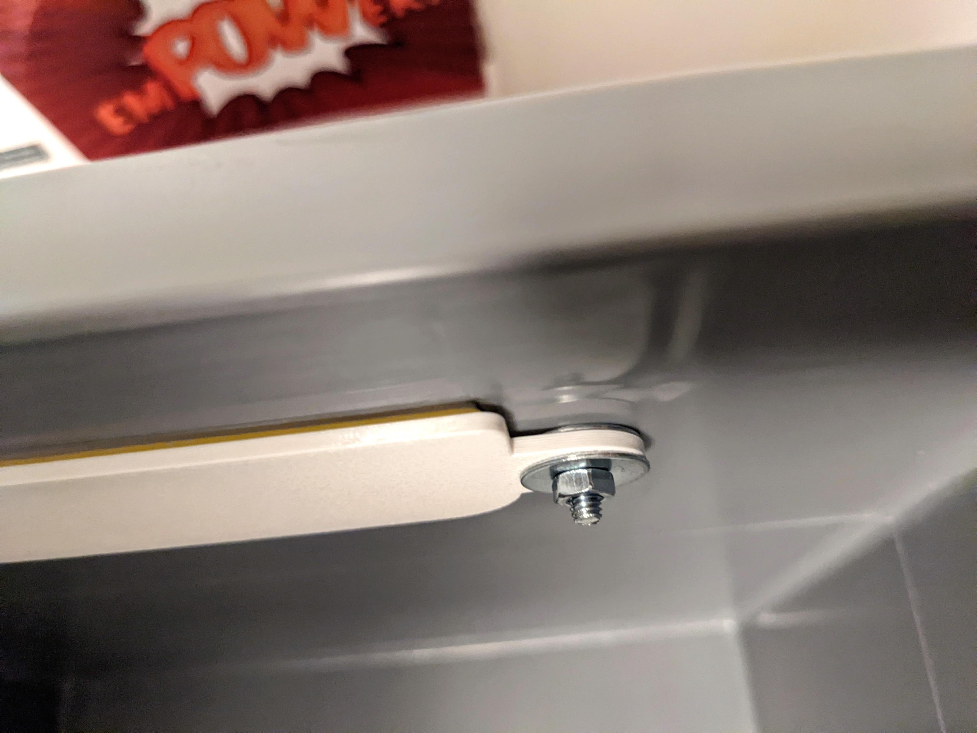 Handle clip for Euro box by t0b1 | Download free STL model | Printables.com
