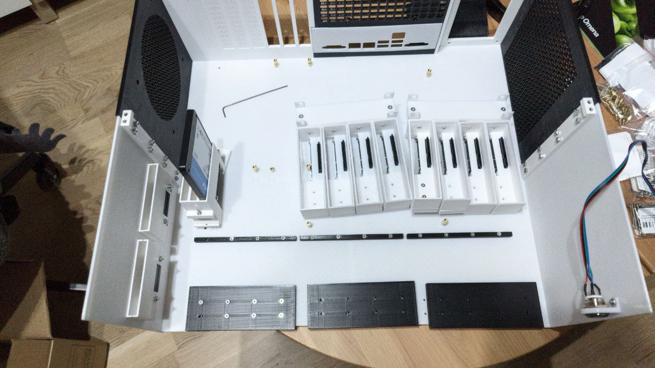 BBox, a shallow 4U chassis with easy access top loaded hard drives by ...