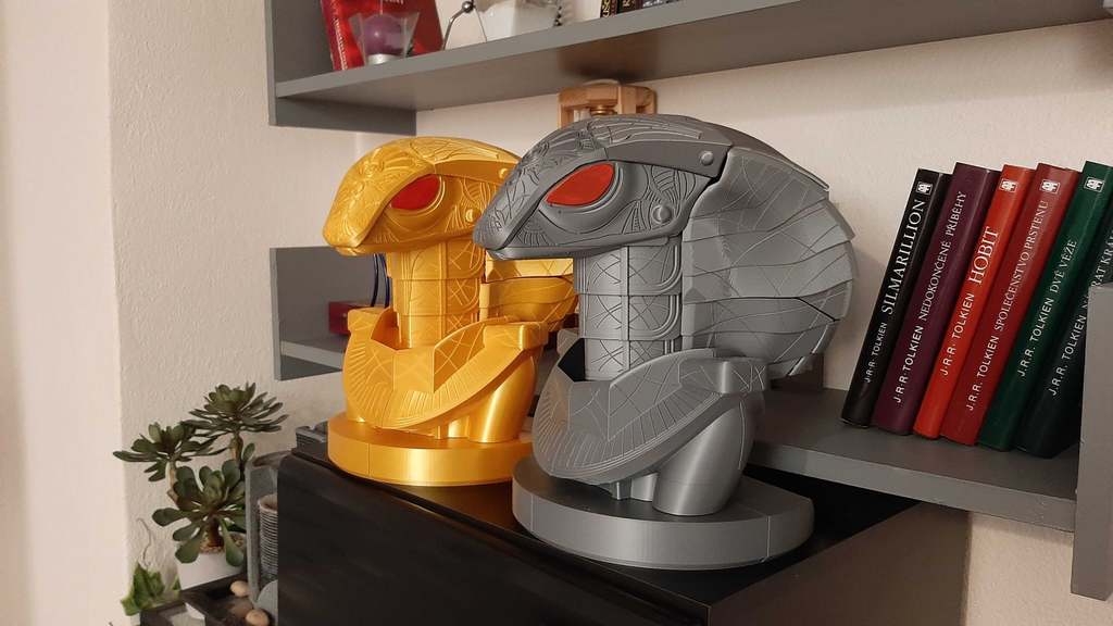 Retractable Apophis Serpent Helmet from Stargate by Martin | Download ...