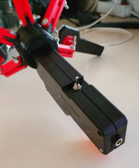 Desk stranding wall mount & short arms by Sperd | Download free STL ...