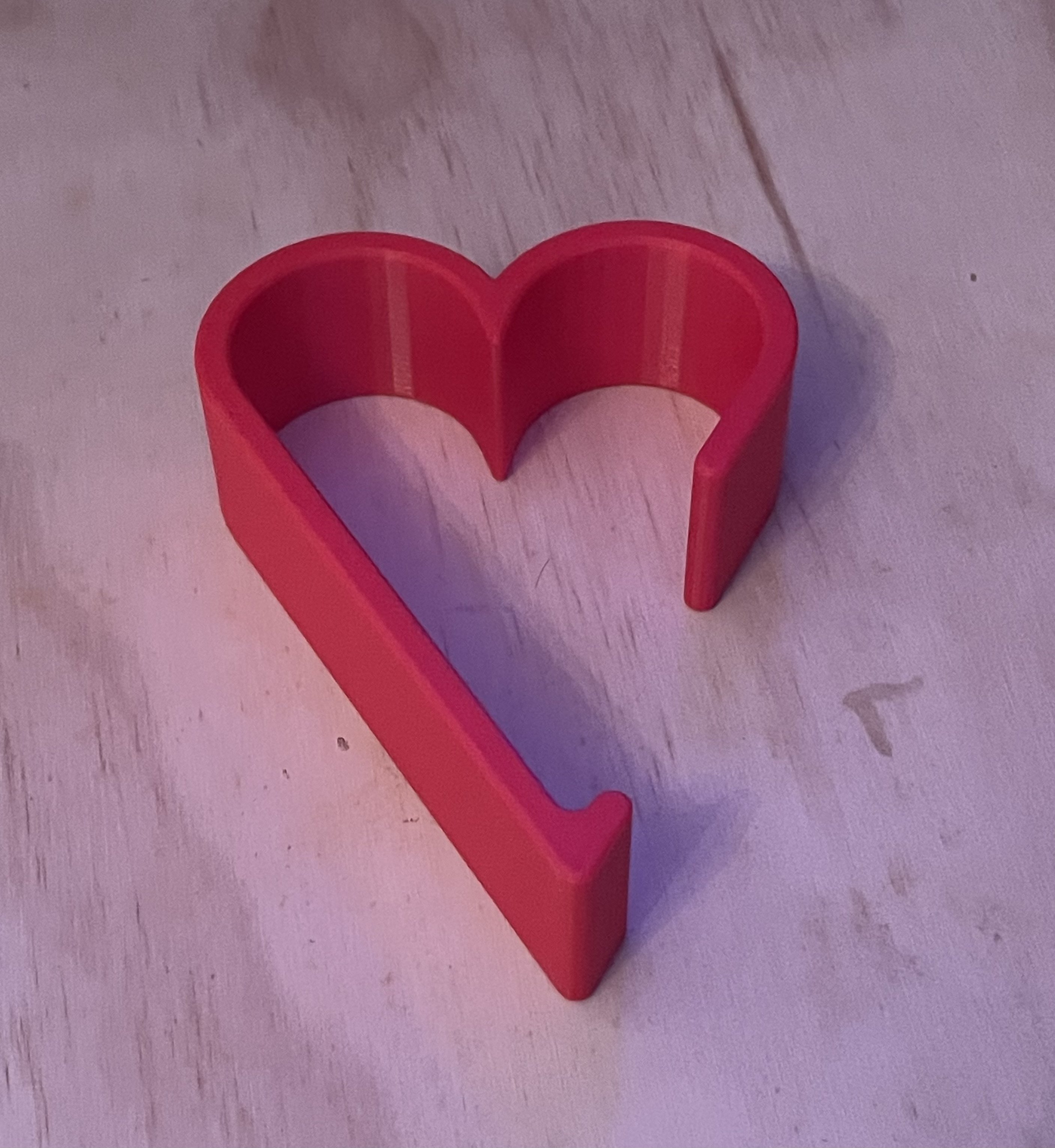 Heart Phone Stand by Cspar7 | Download free STL model | Printables.com