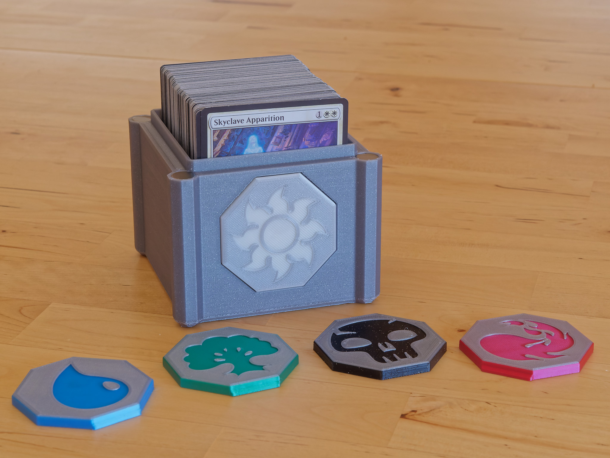 Basic deck box with customisable swappable badges by Martin_au ...