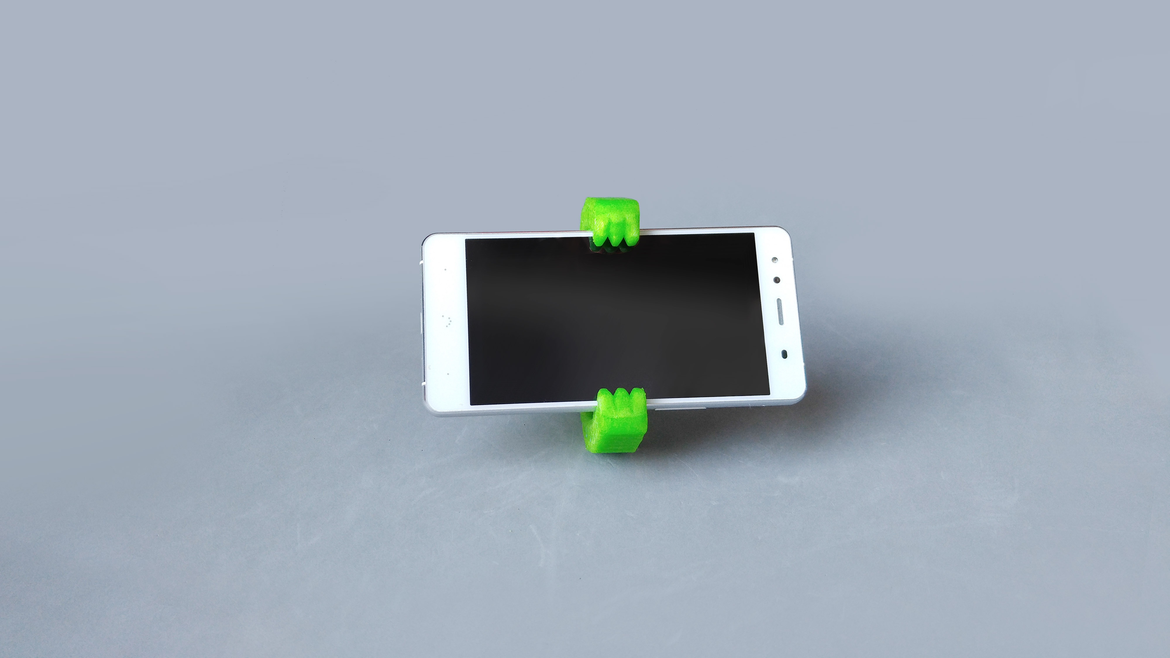 Smartphone Hugger par Shira | Téléchargez gratuitement un modèle STL ...