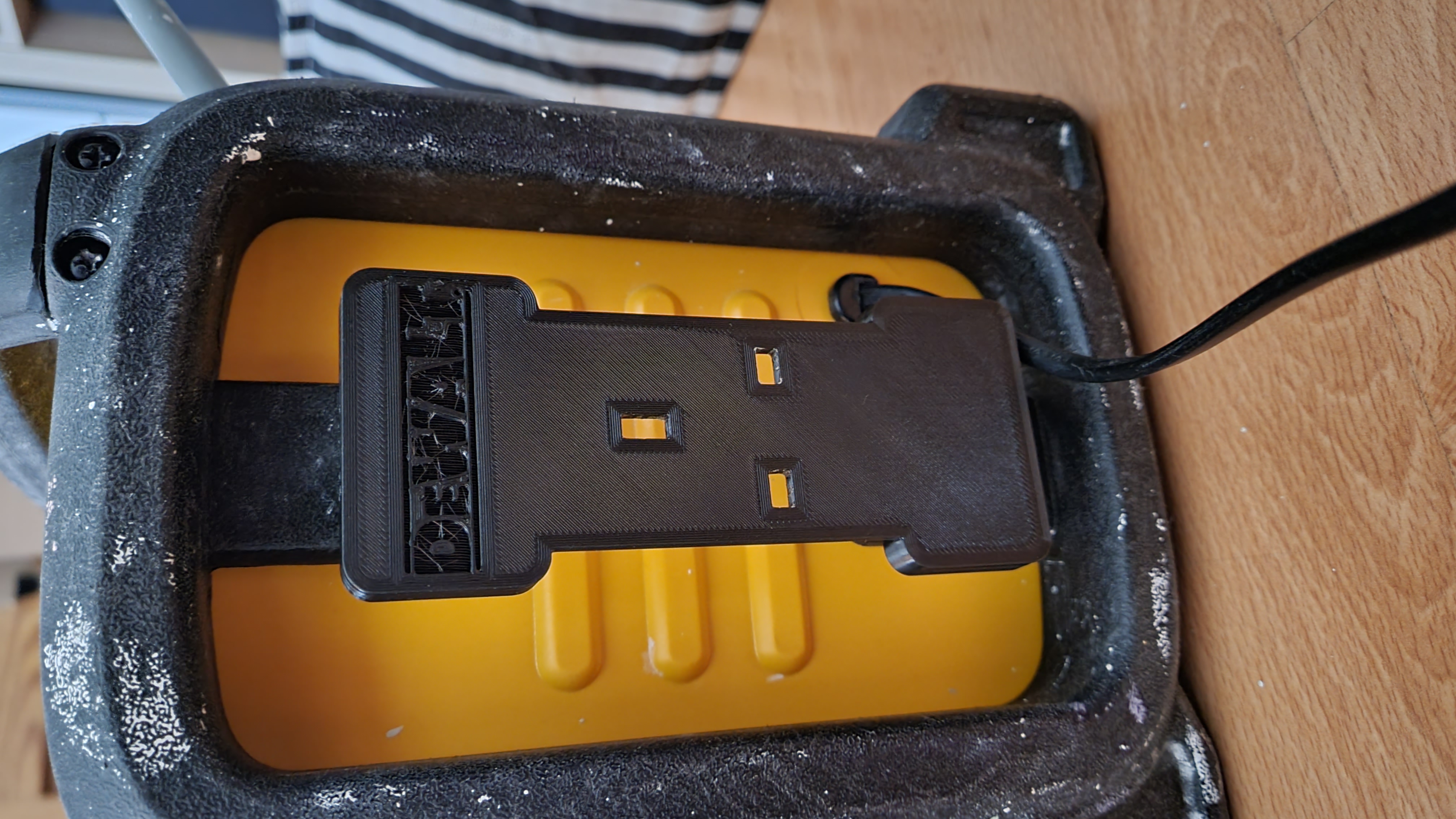 DeWalt Radio DCR-020gb Power lead tidy by NewksHub | Download free STL ...
