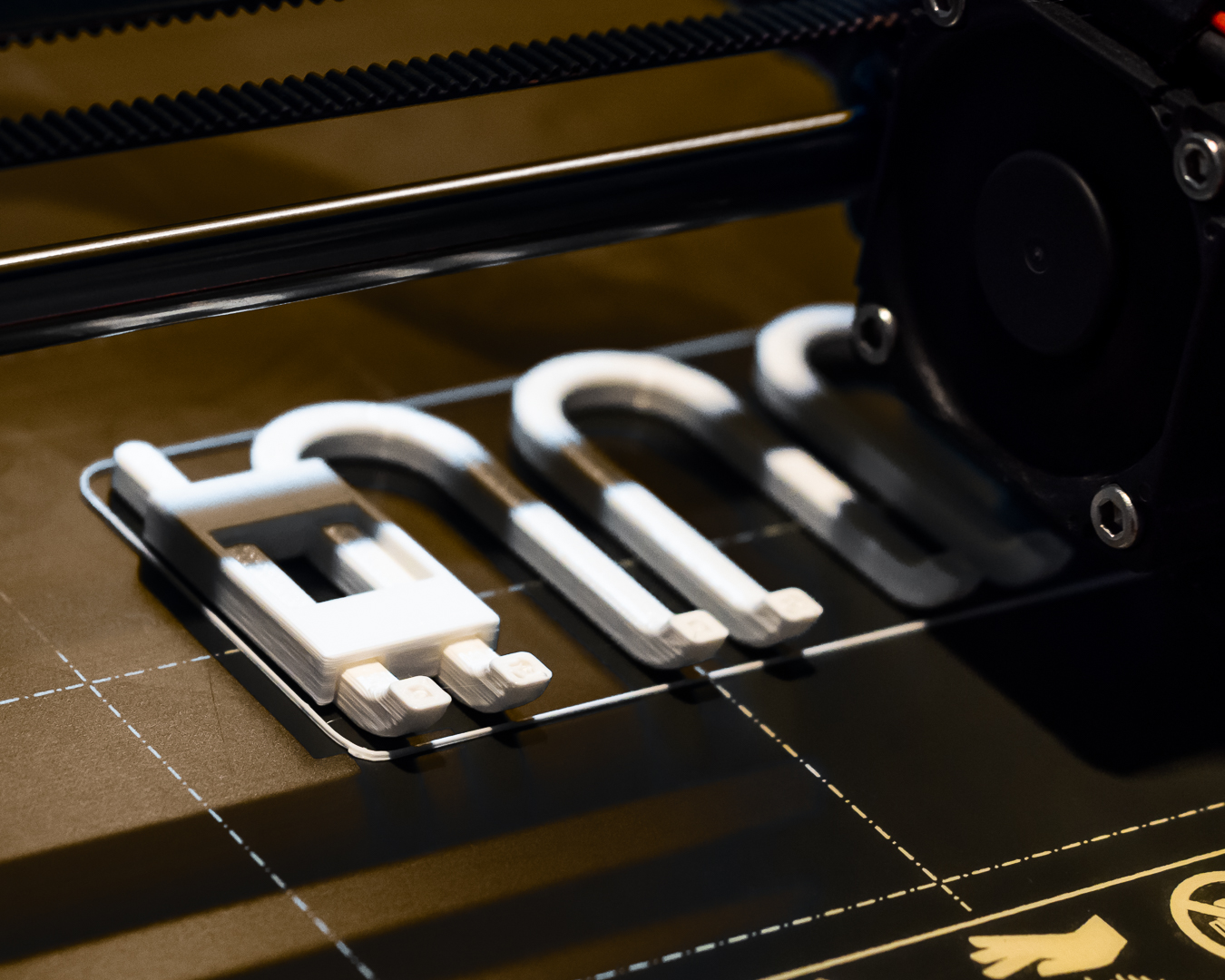 Ludicrously Lightweight Charging Dock by Peter H | Download free STL ...