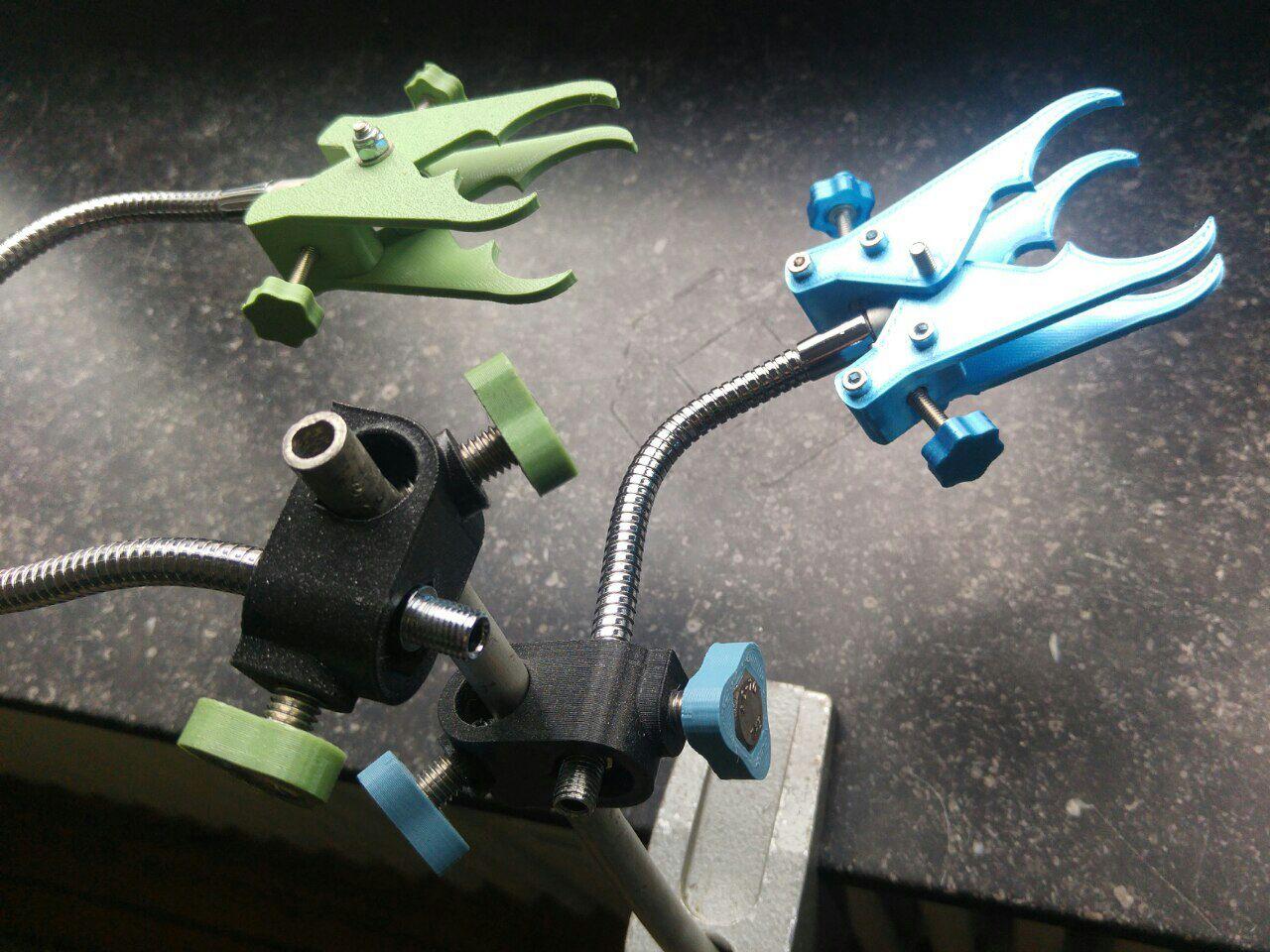 laboratory clamp 90° da Maschinist RaumZeitPiraten | Scarica il modello ...