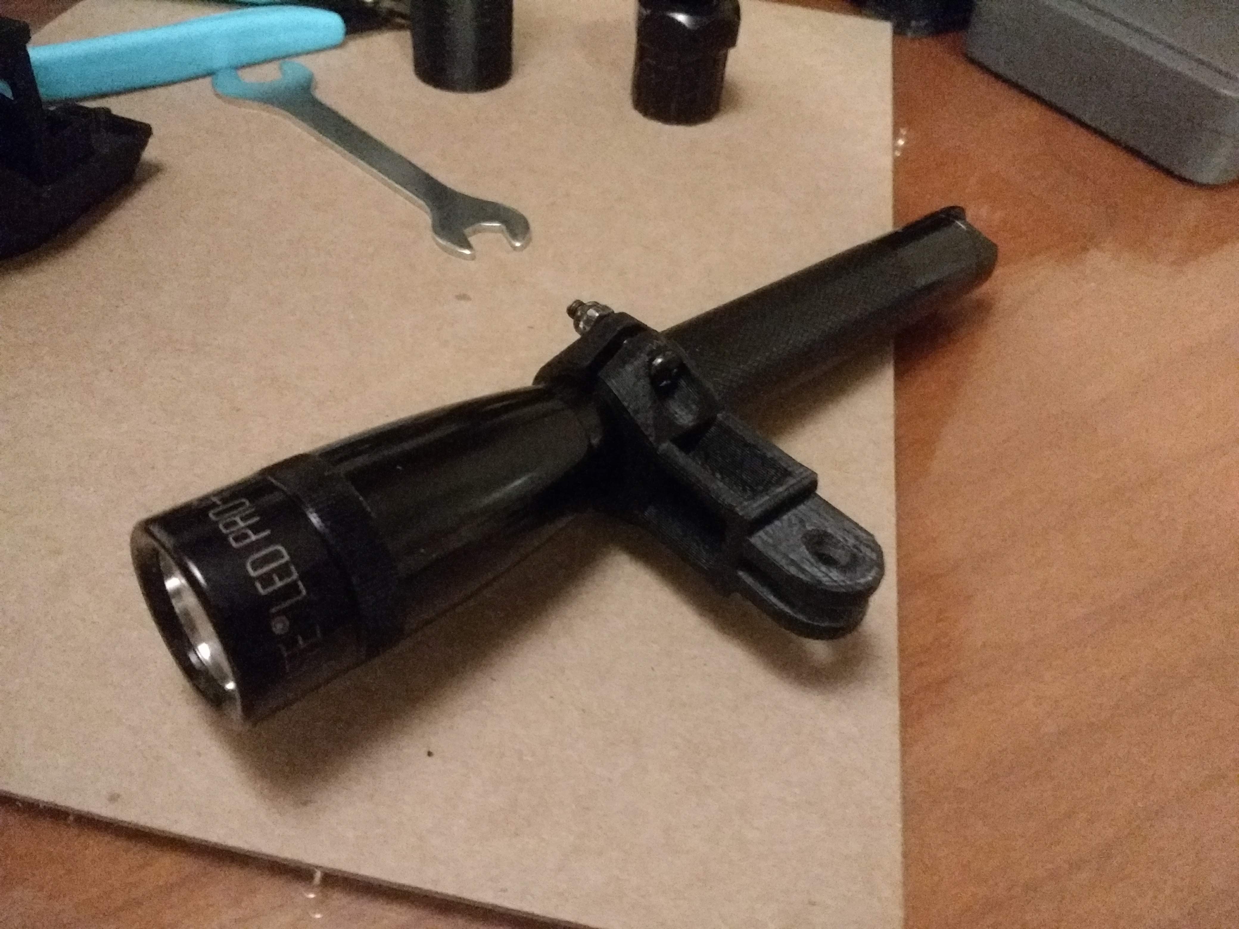 Mini Maglite Gopro Mount by Spock | Download free STL model ...