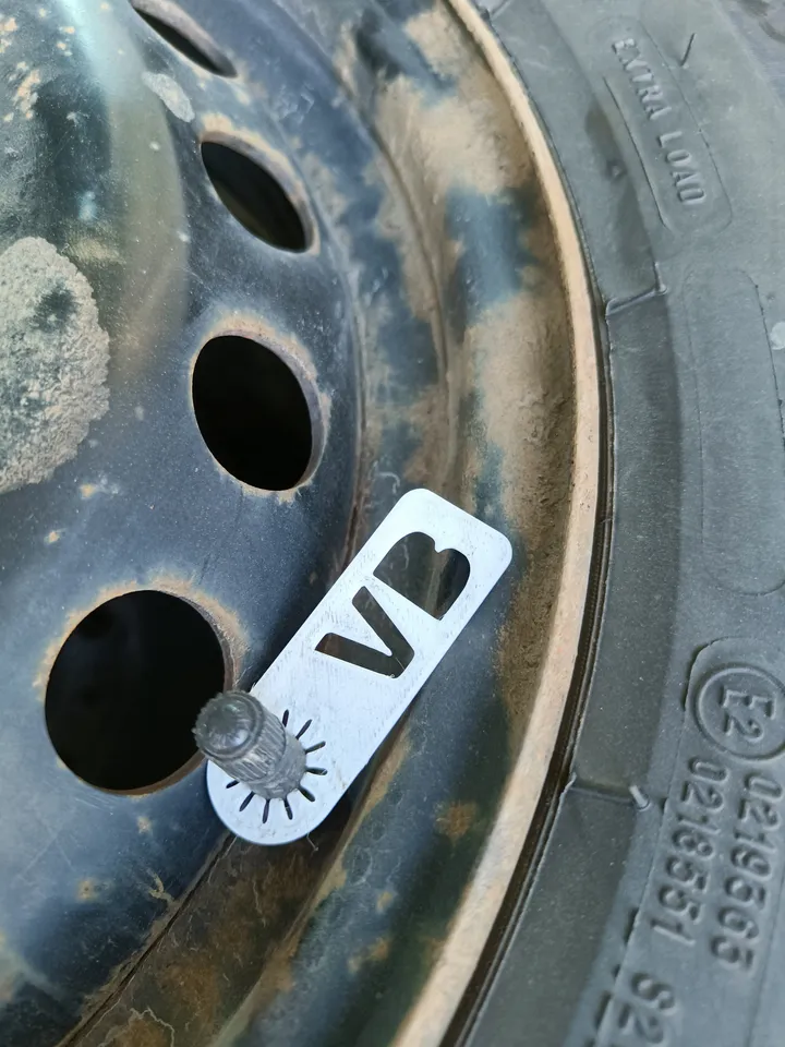 Car Tire storage tags SCANDINAVIAN by PouOu | Download free STL model ...