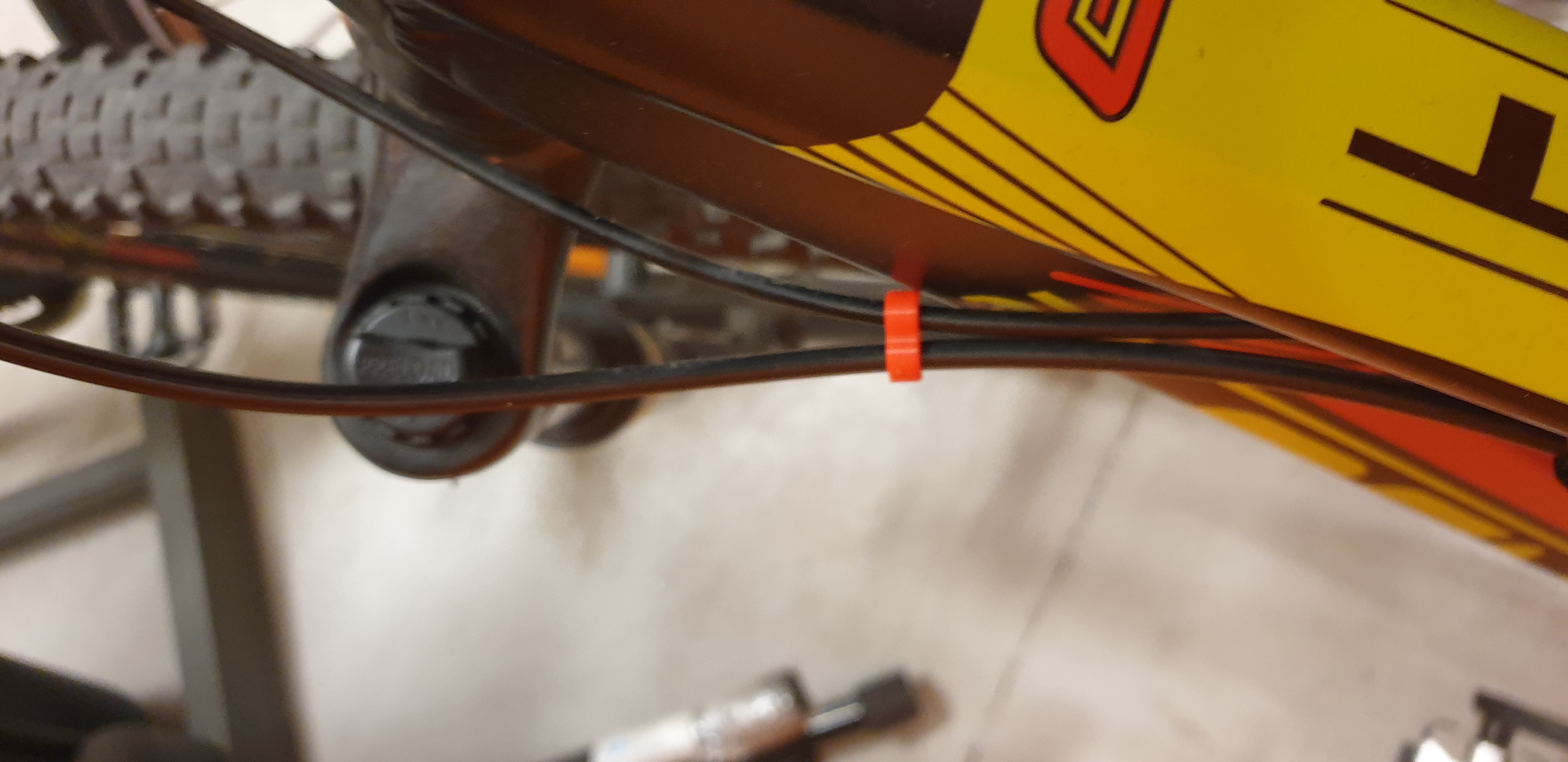 Montain bike cables clips by Gasper | Download free STL model ...