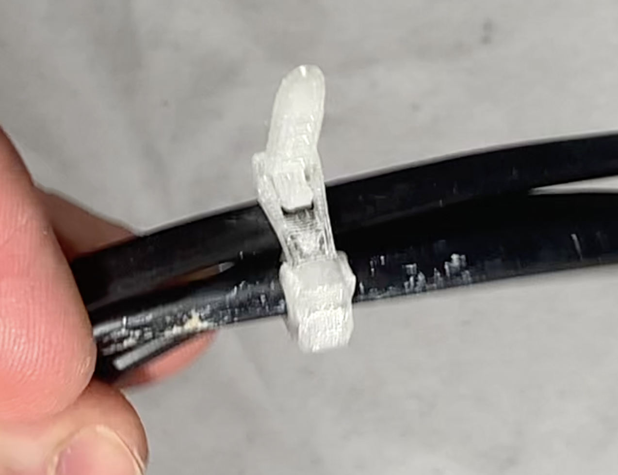 (reusable) trapped Cable Zip Tie (flex) by 3Dietrich | Download free ...