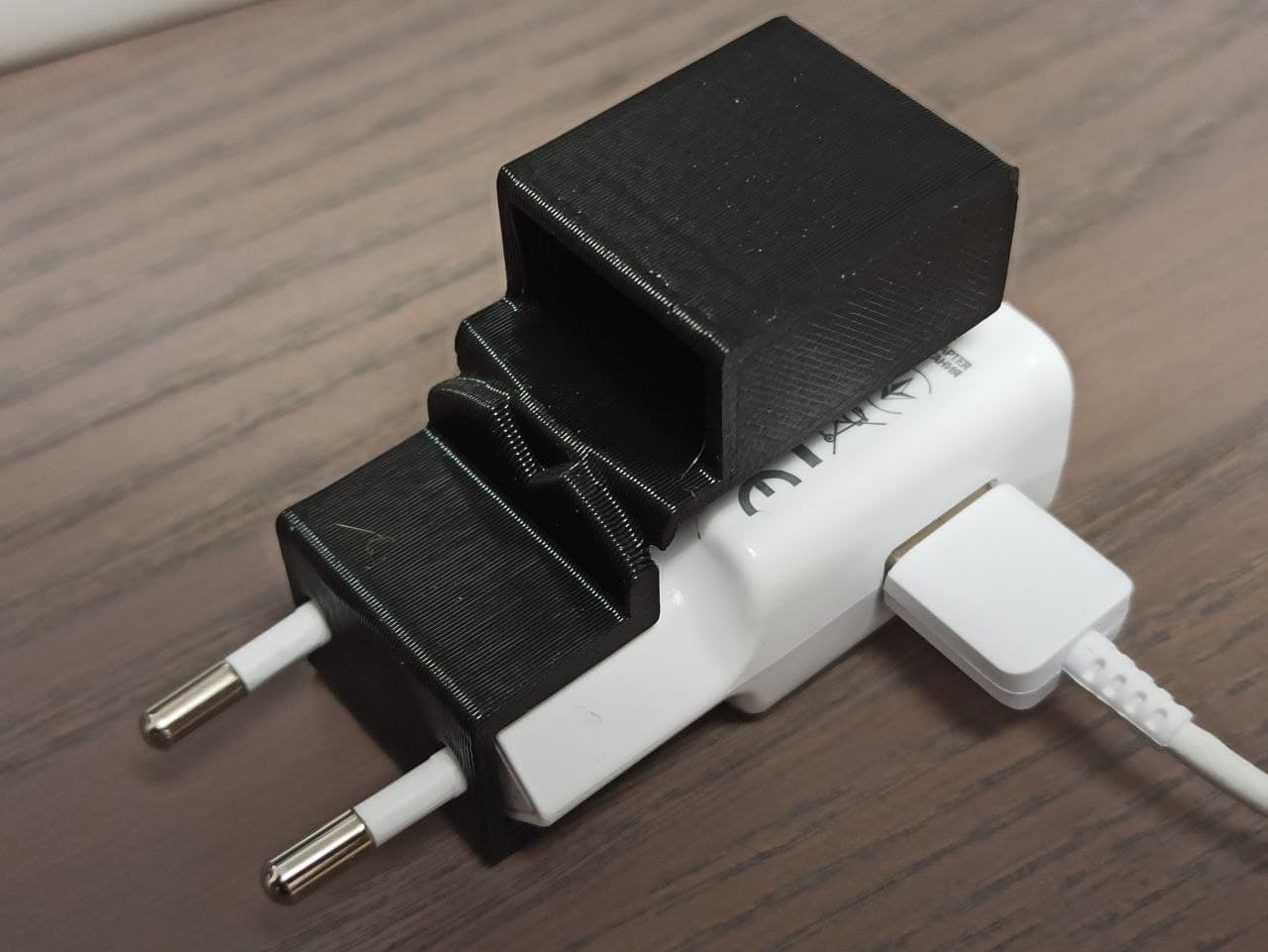 Plug-in power supply cable organizer by schuetzi99 | Download free STL ...
