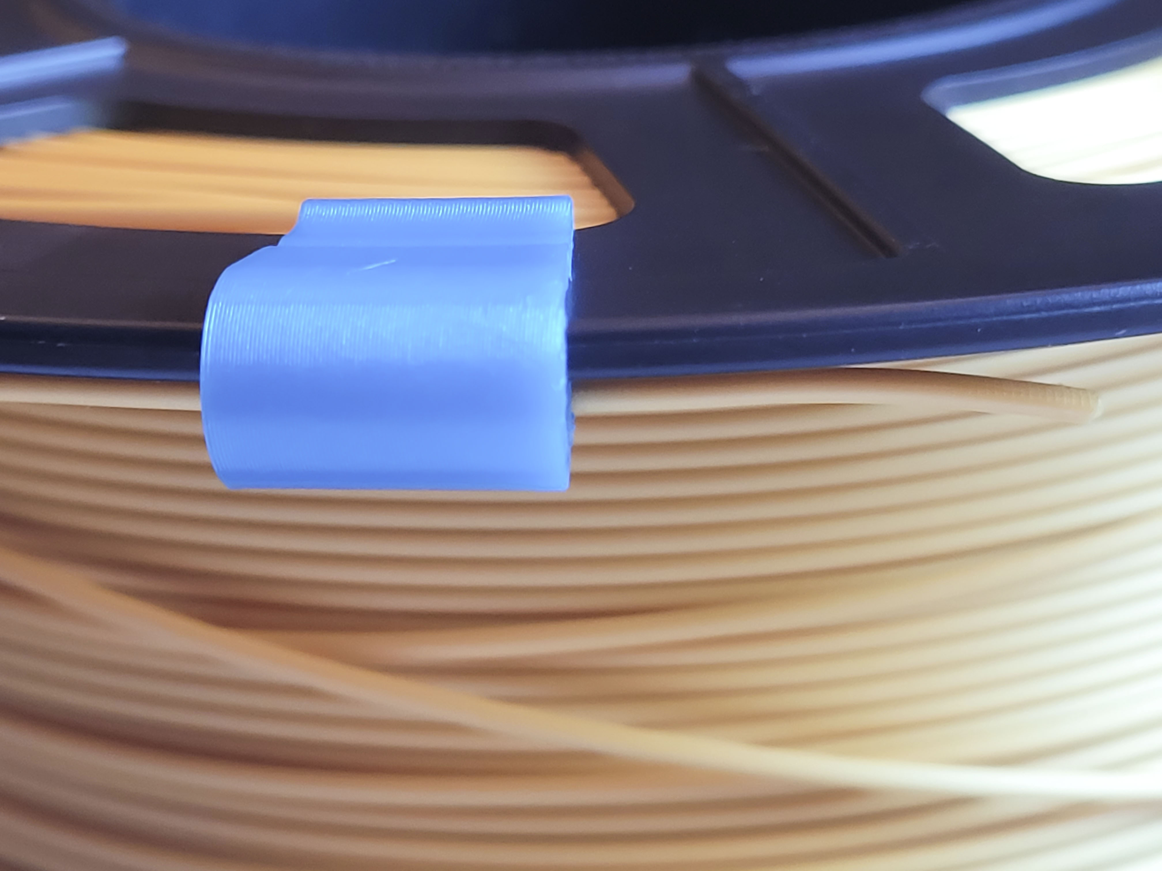 Small curved 1.75 filament clip by JanB | Download free STL model ...