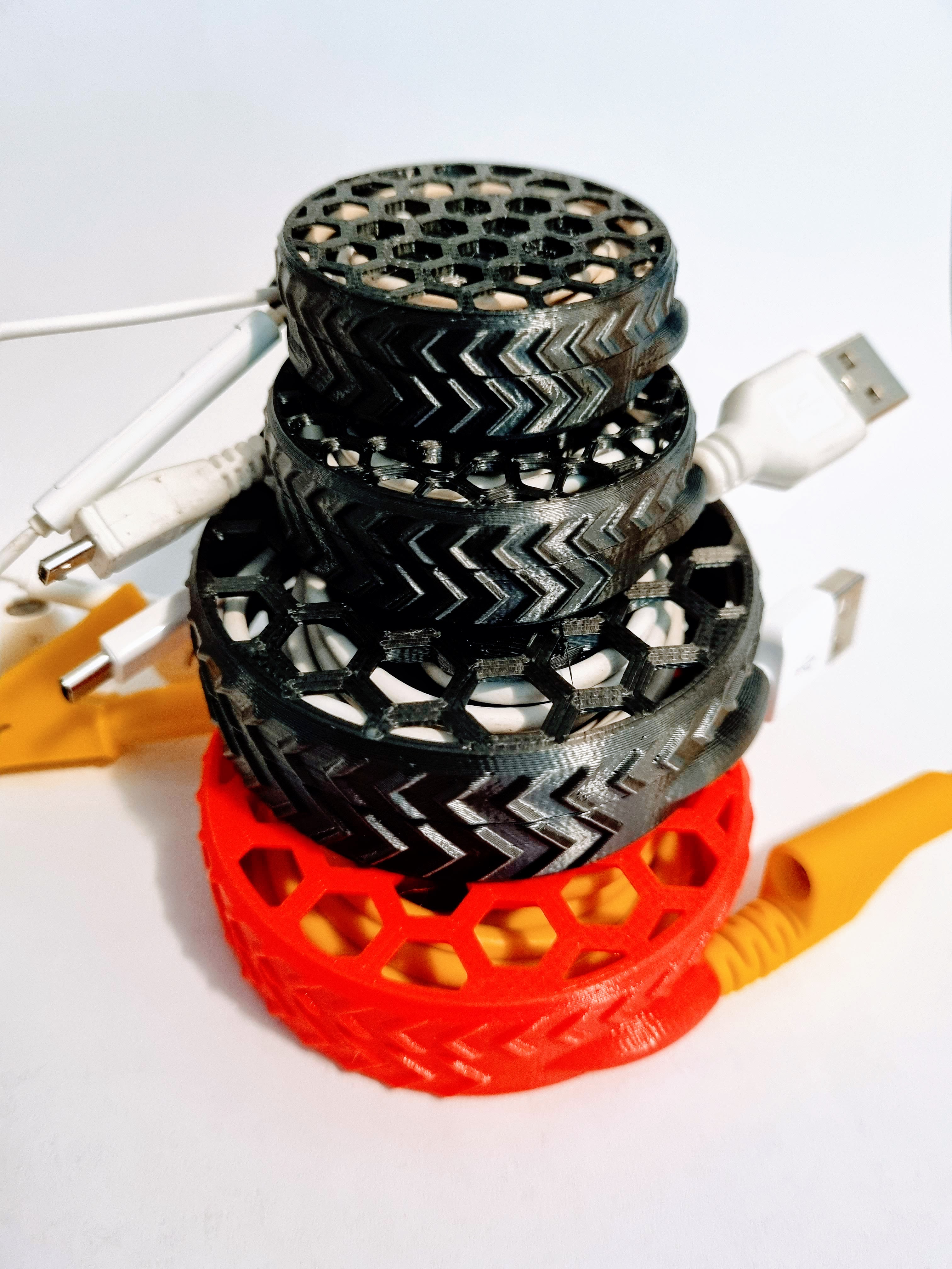 Spooly cable safe - no bending cables by AlexMu | Download free STL ...