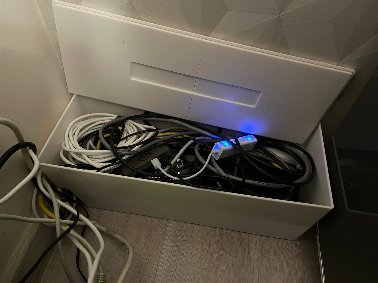 Power strip box by CharlieBrown | Download free STL model | Printables.com