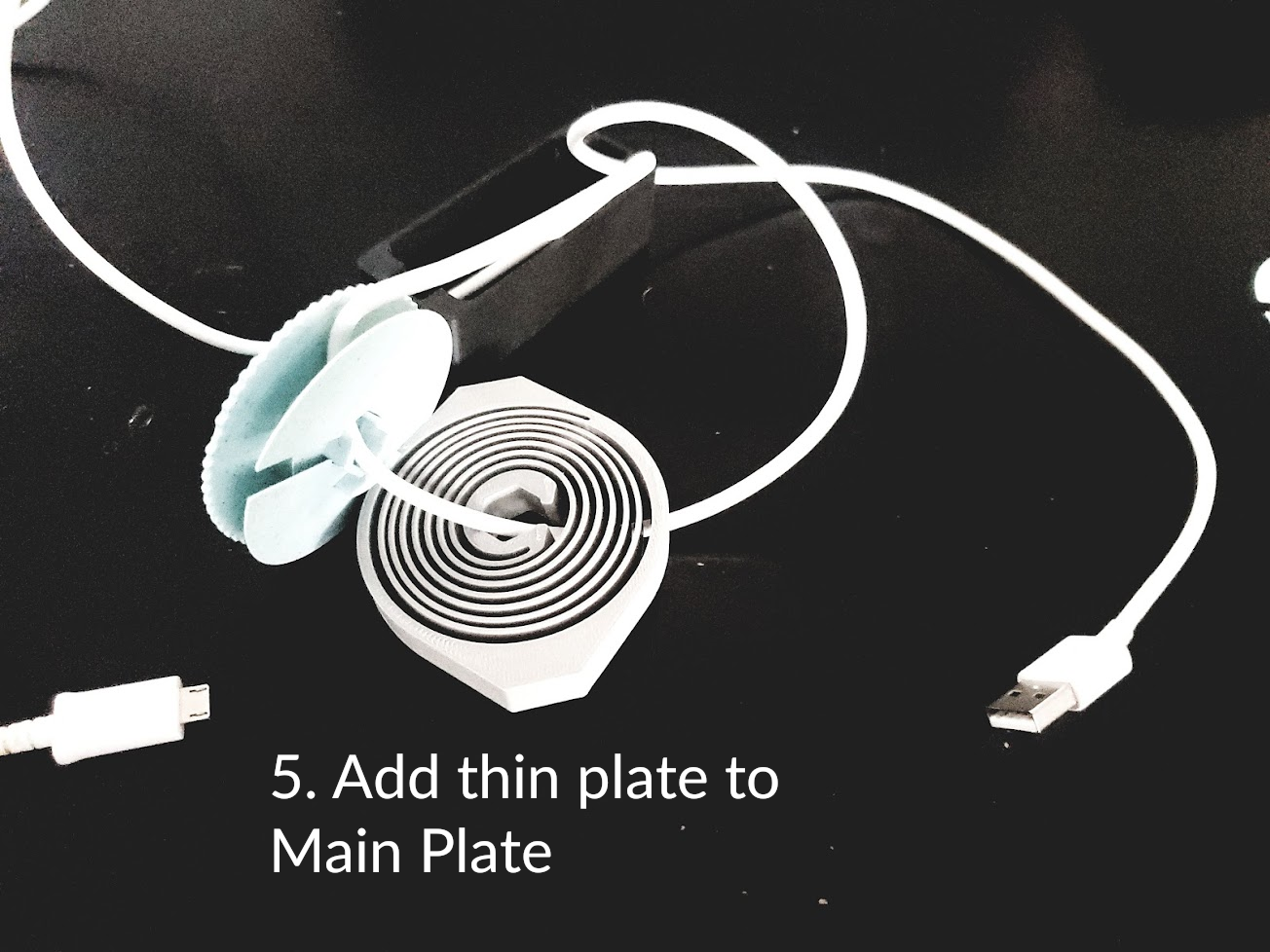 Retracting Cable Organizer v1.0 by Make a Thing | Download free STL ...