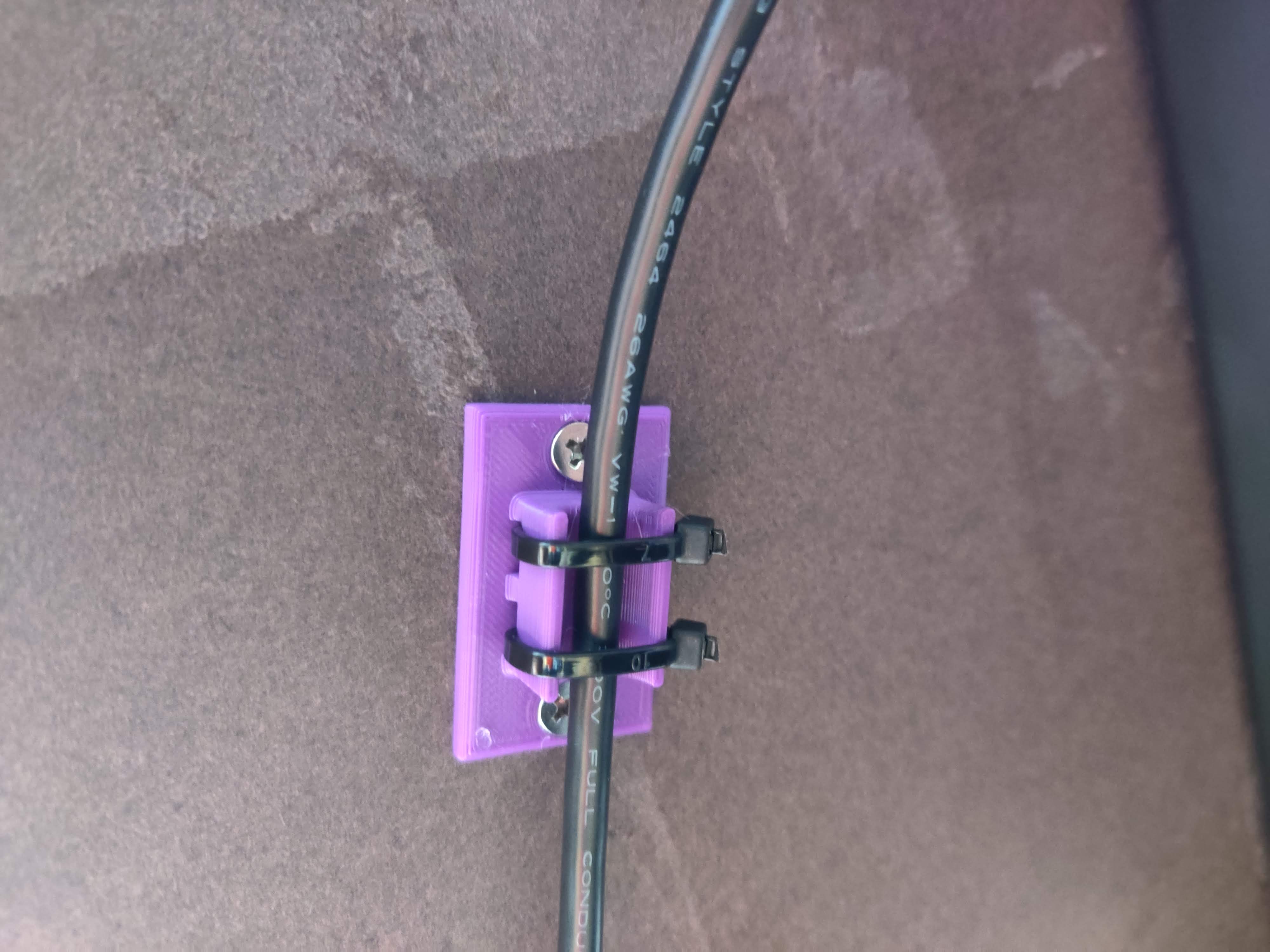 Minimalistic Zip Tie Under Desk Cable Organizer by Luke | Download free ...