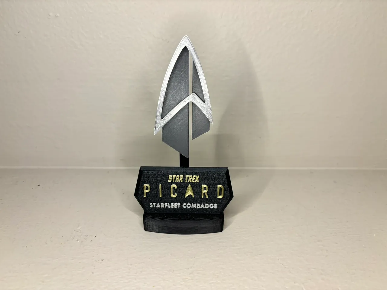 Star Trek: Picard Combadge by 𝗨𝗻𝗶𝗺𝗮𝘁𝗿𝗶𝘅𝗥𝗲𝗱🪐🌠 | Download free STL model ...