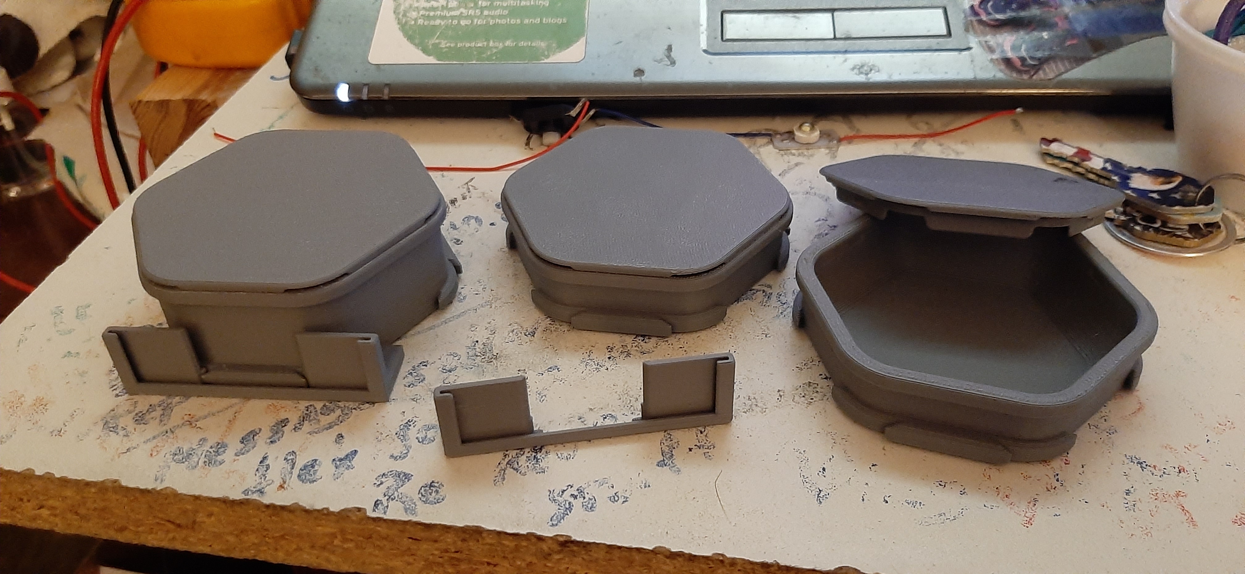 Interlockable Sorting Cups - Label bracket by Dao20 | Download free STL ...